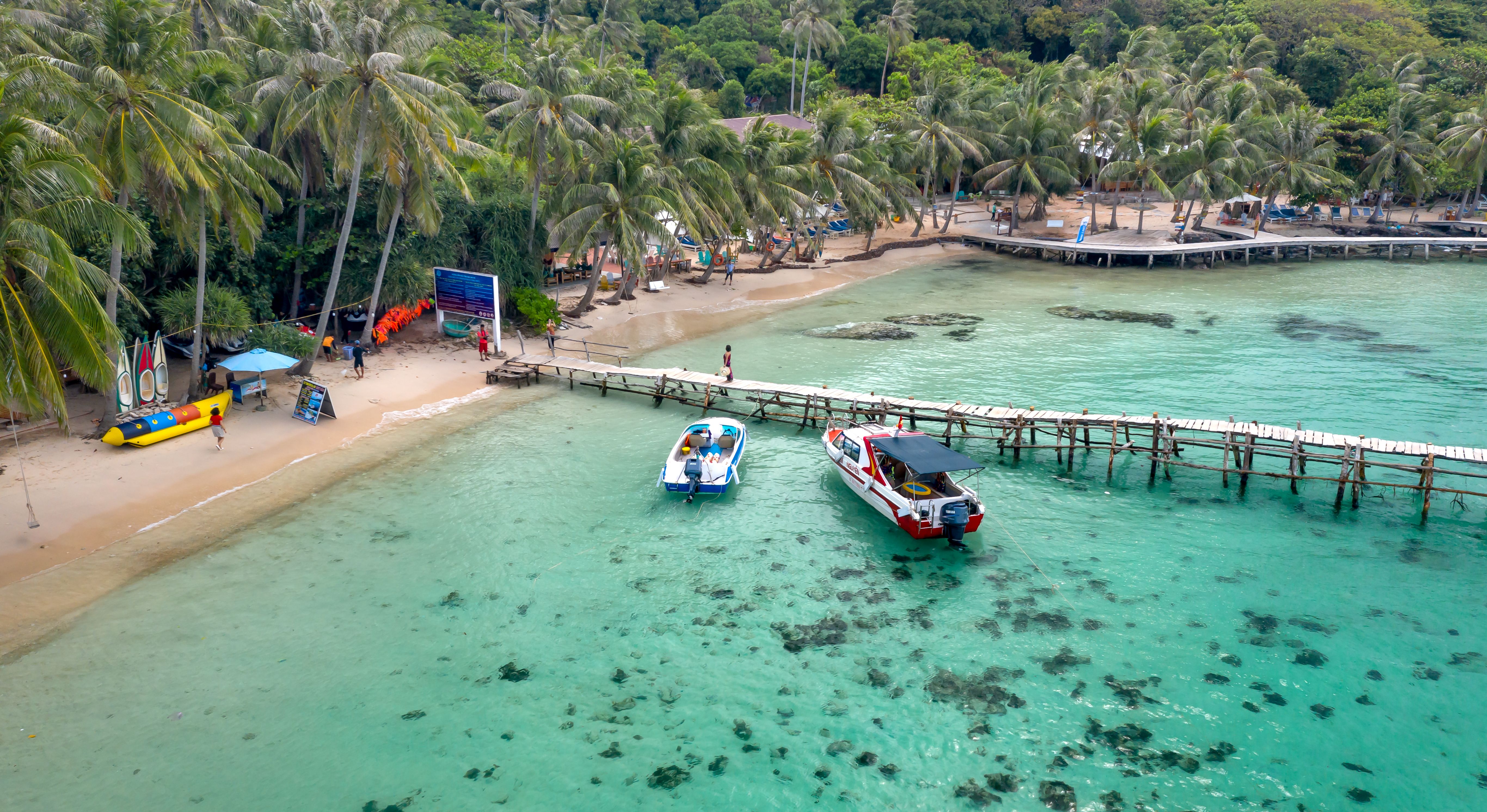 Tropical Beach Resort Island · Free Stock Photo