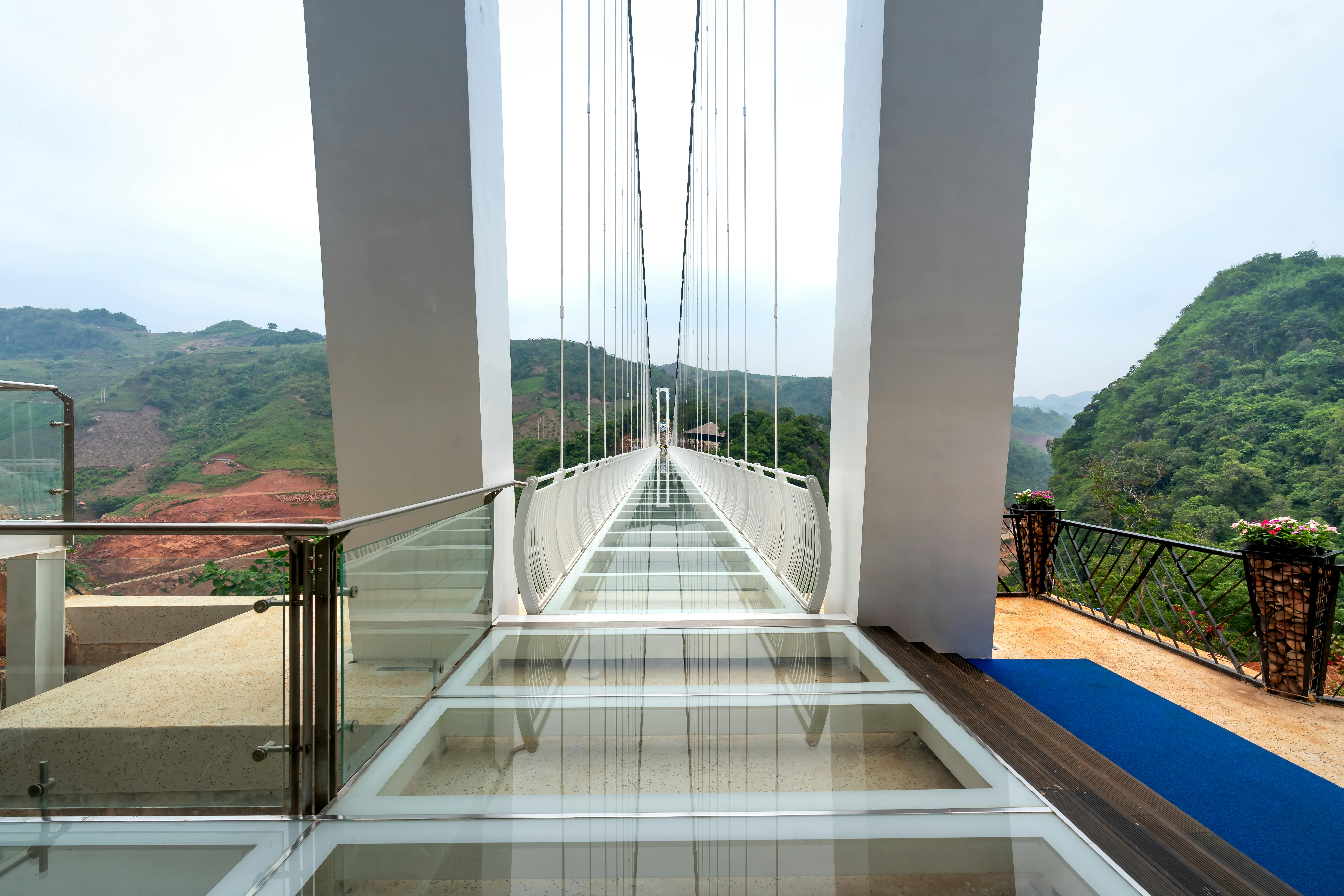 Glass Footbridge Across the Mountain · Free Stock Photo