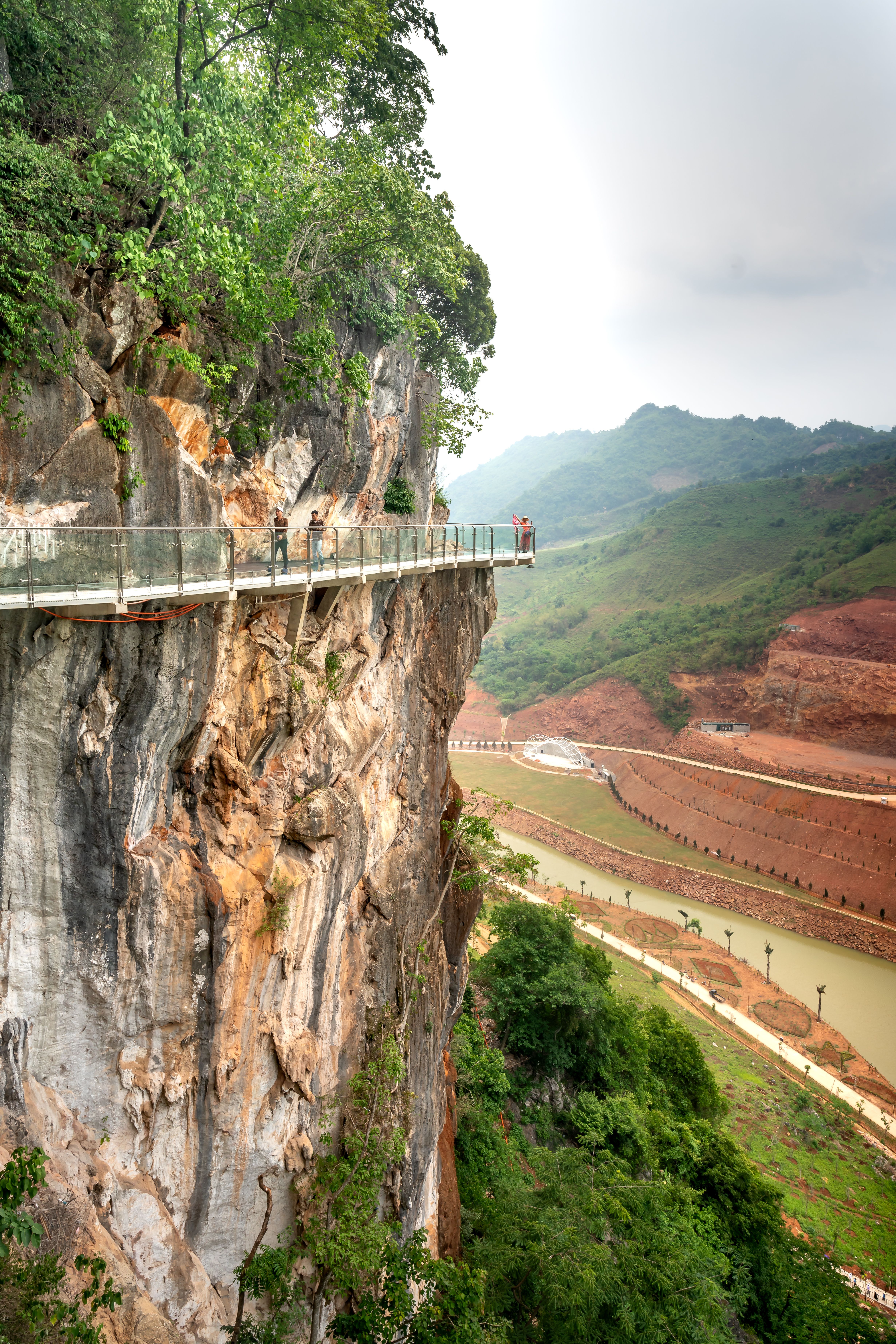 Footbridge on a Mountain · Free Stock Photo