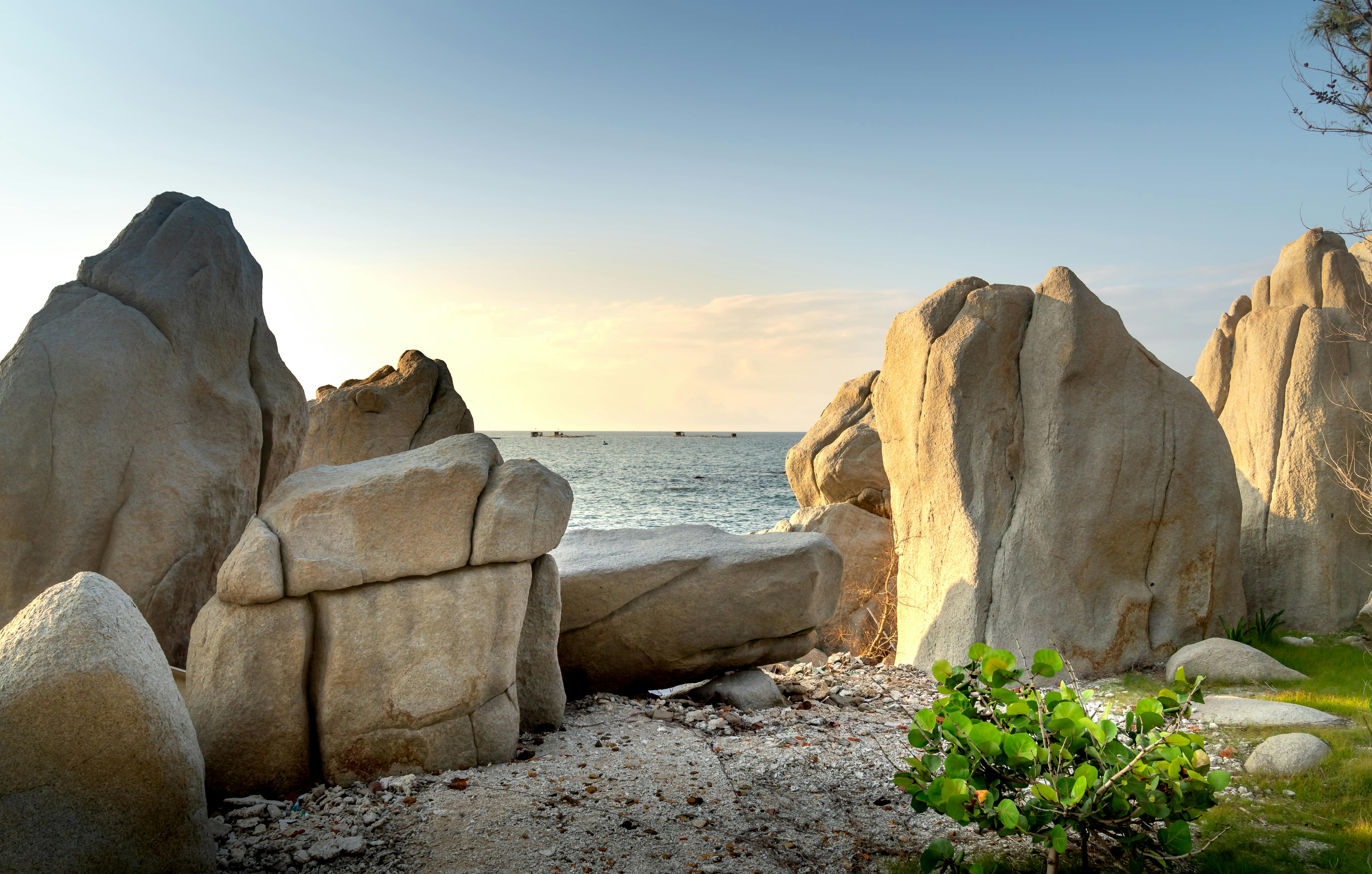 White Rocks by the Sea · Free Stock Photo