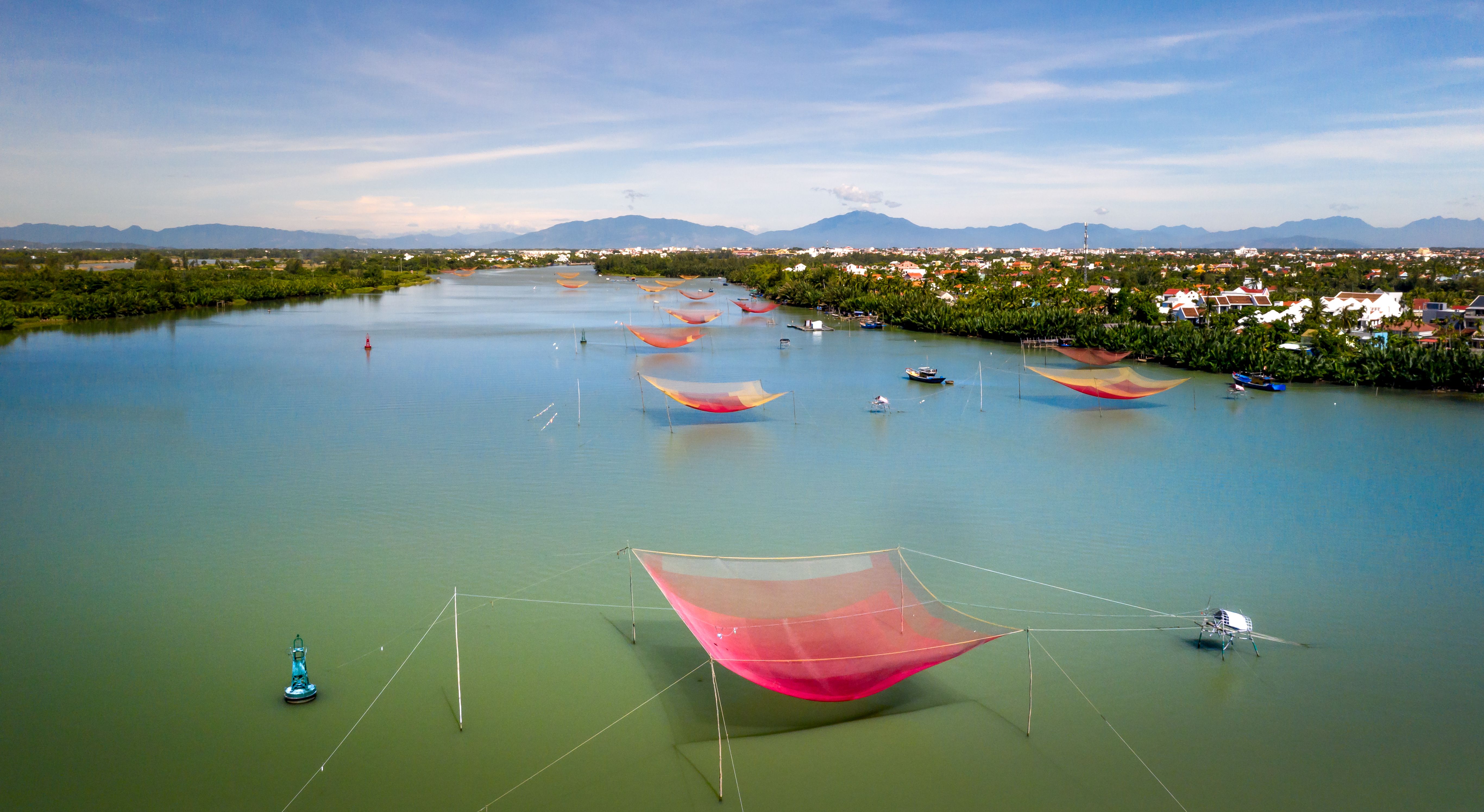 Water With Fishing Nets Photos, Download The BEST Free Water With ...