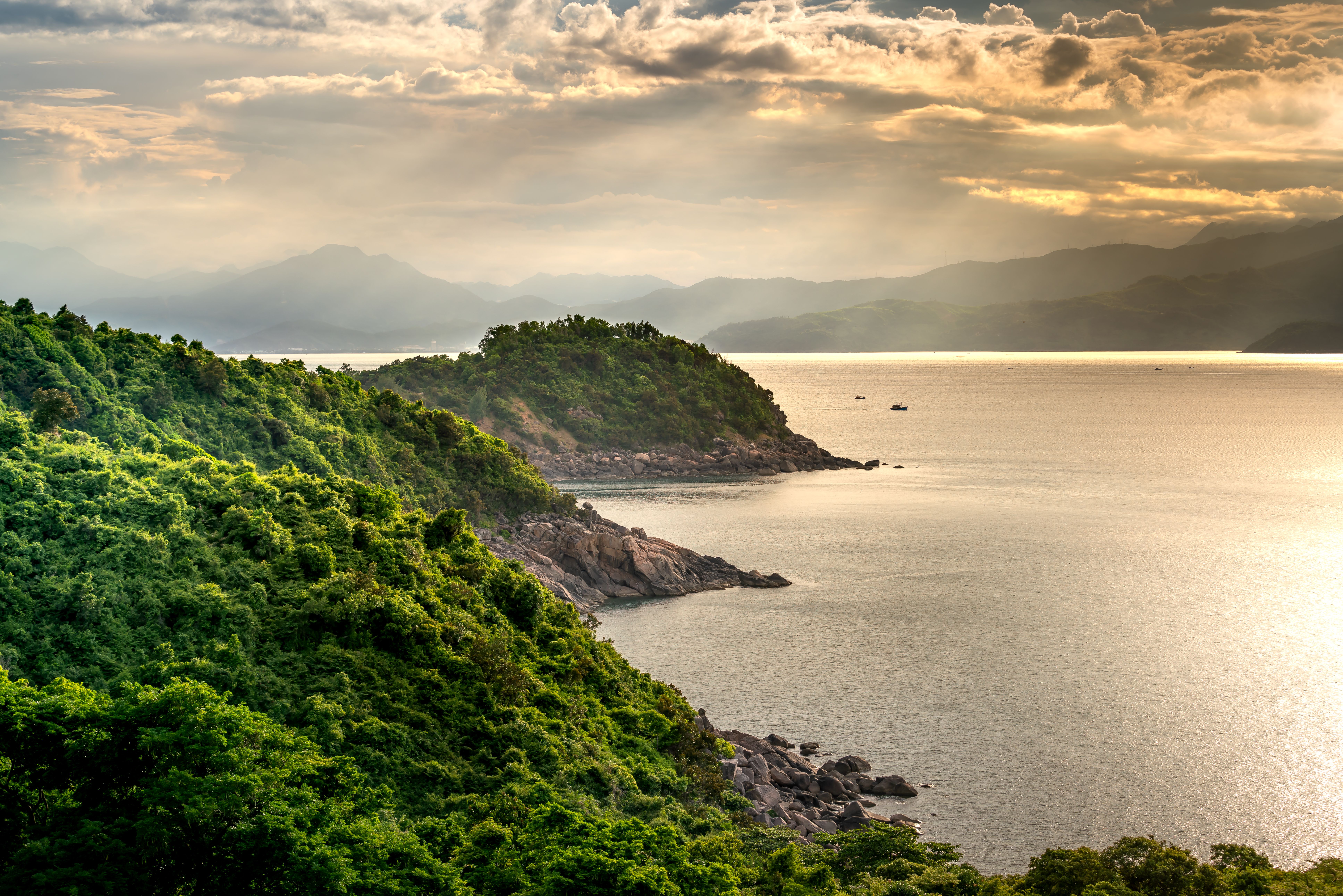 Cloudy Sky over Islands · Free Stock Photo