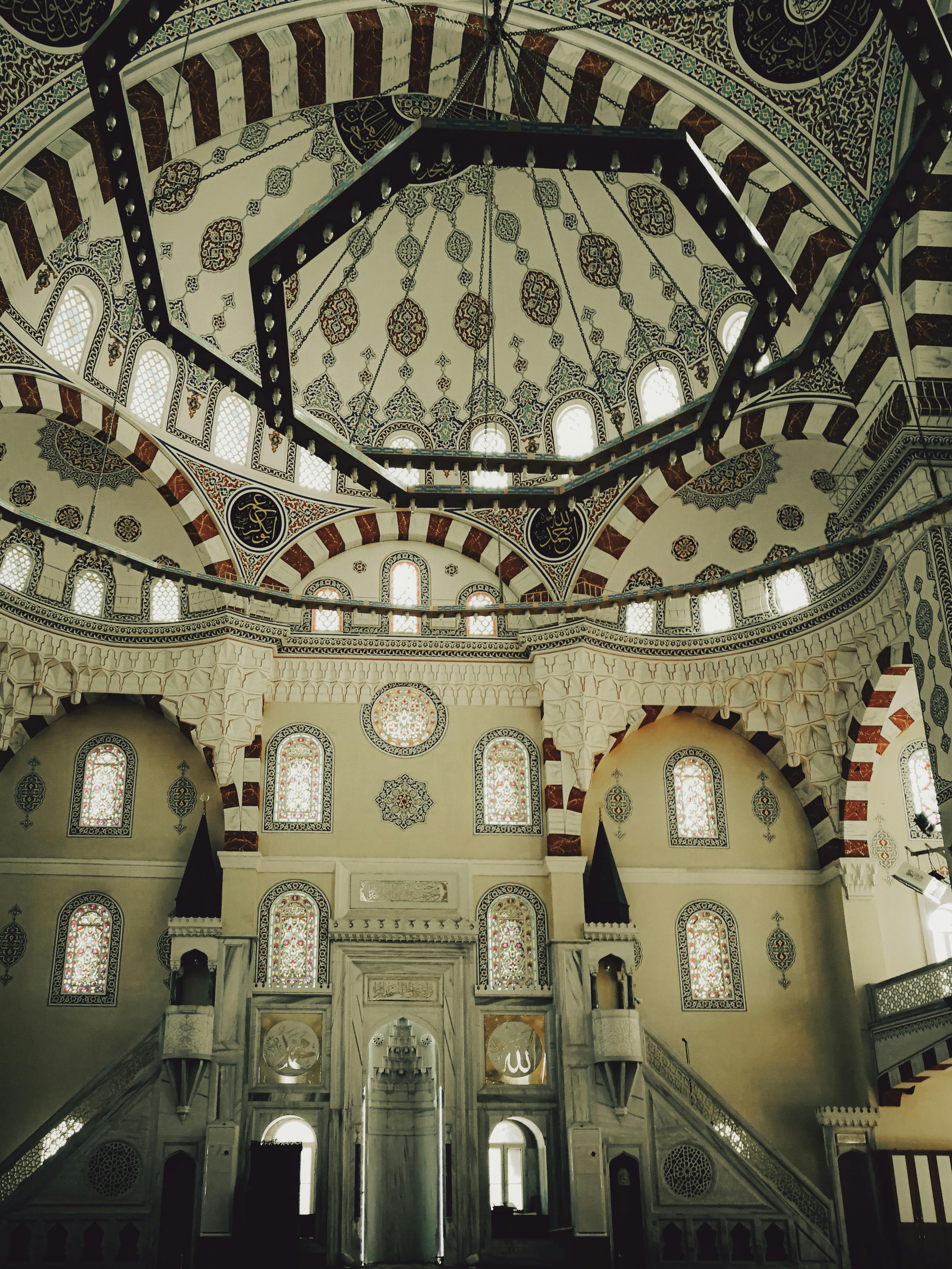 Modern Interior of Mosque · Free Stock Photo