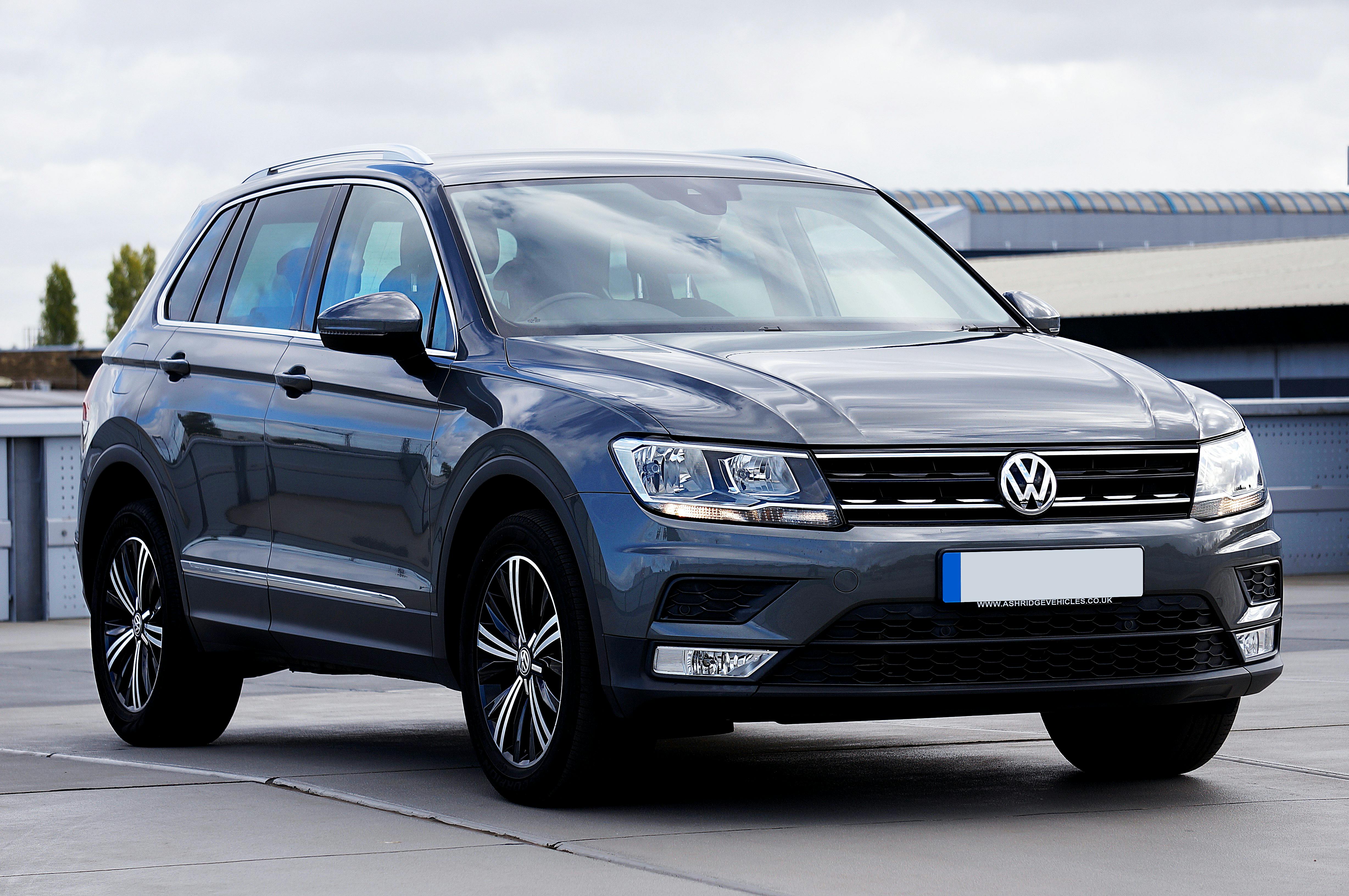 Volkswagen Tiguan Car · Free Stock Photo