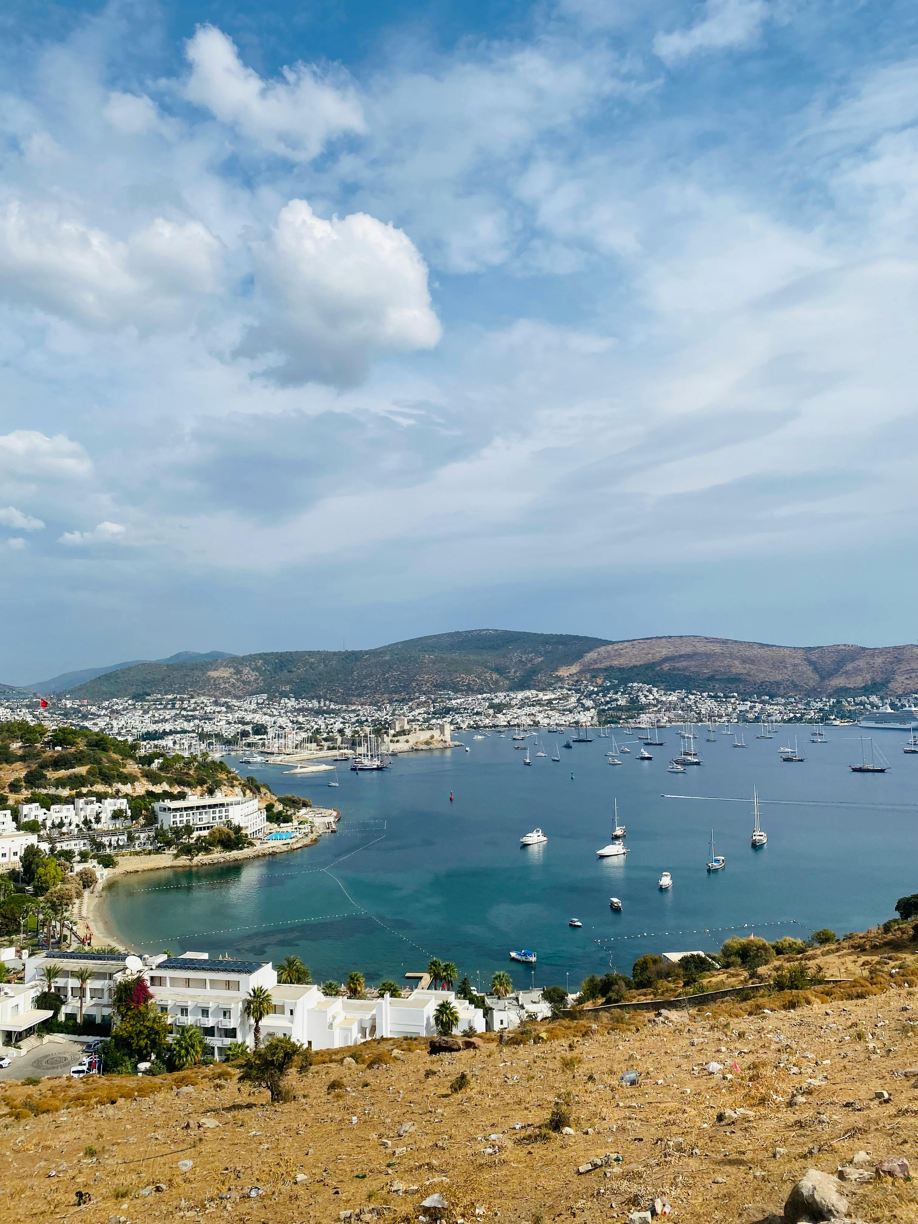 Scenic Shot of Segla Peak · Free Stock Photo