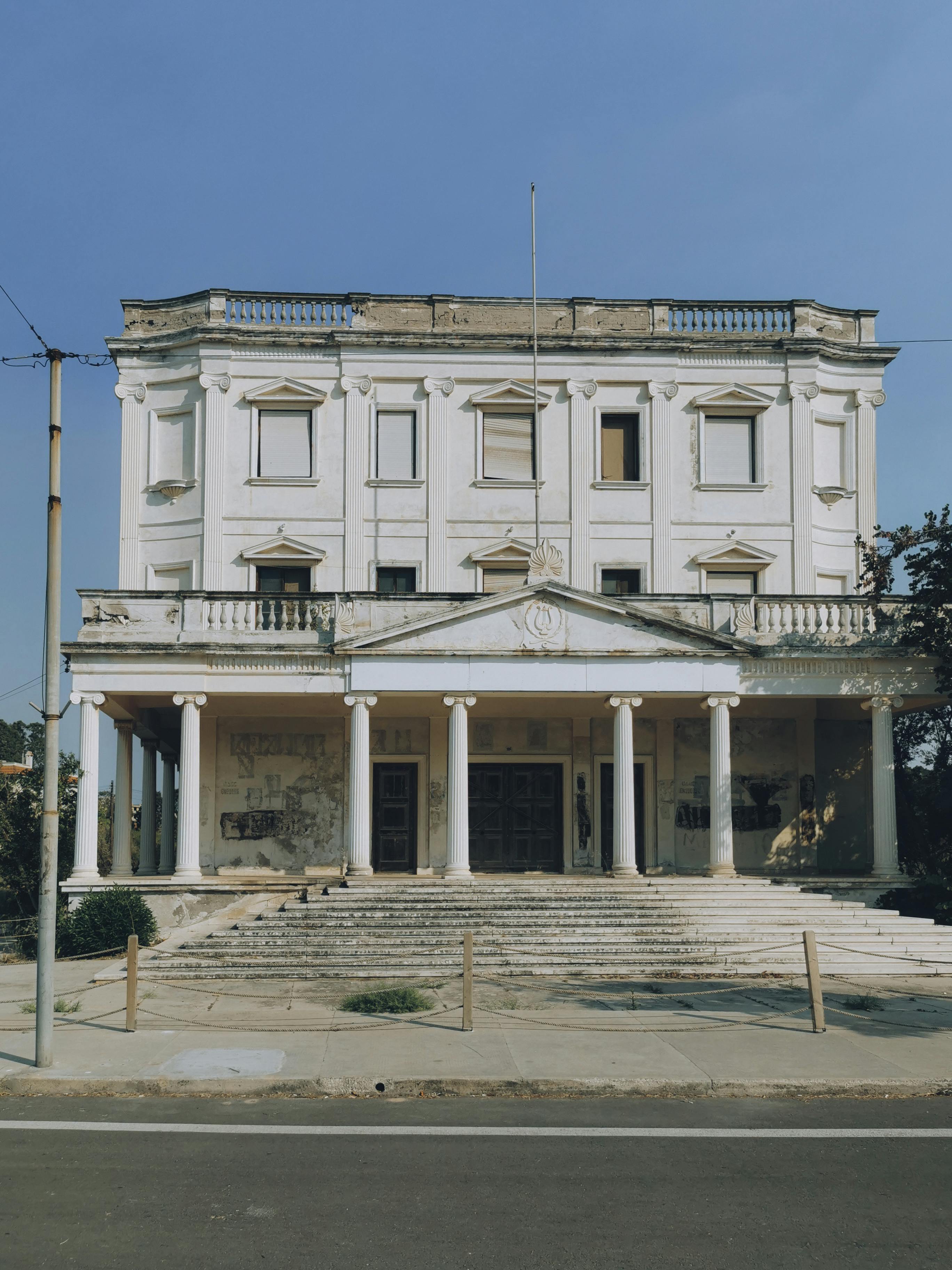 Crumbling Pillar Photos, Download The BEST Free Crumbling Pillar Stock ...