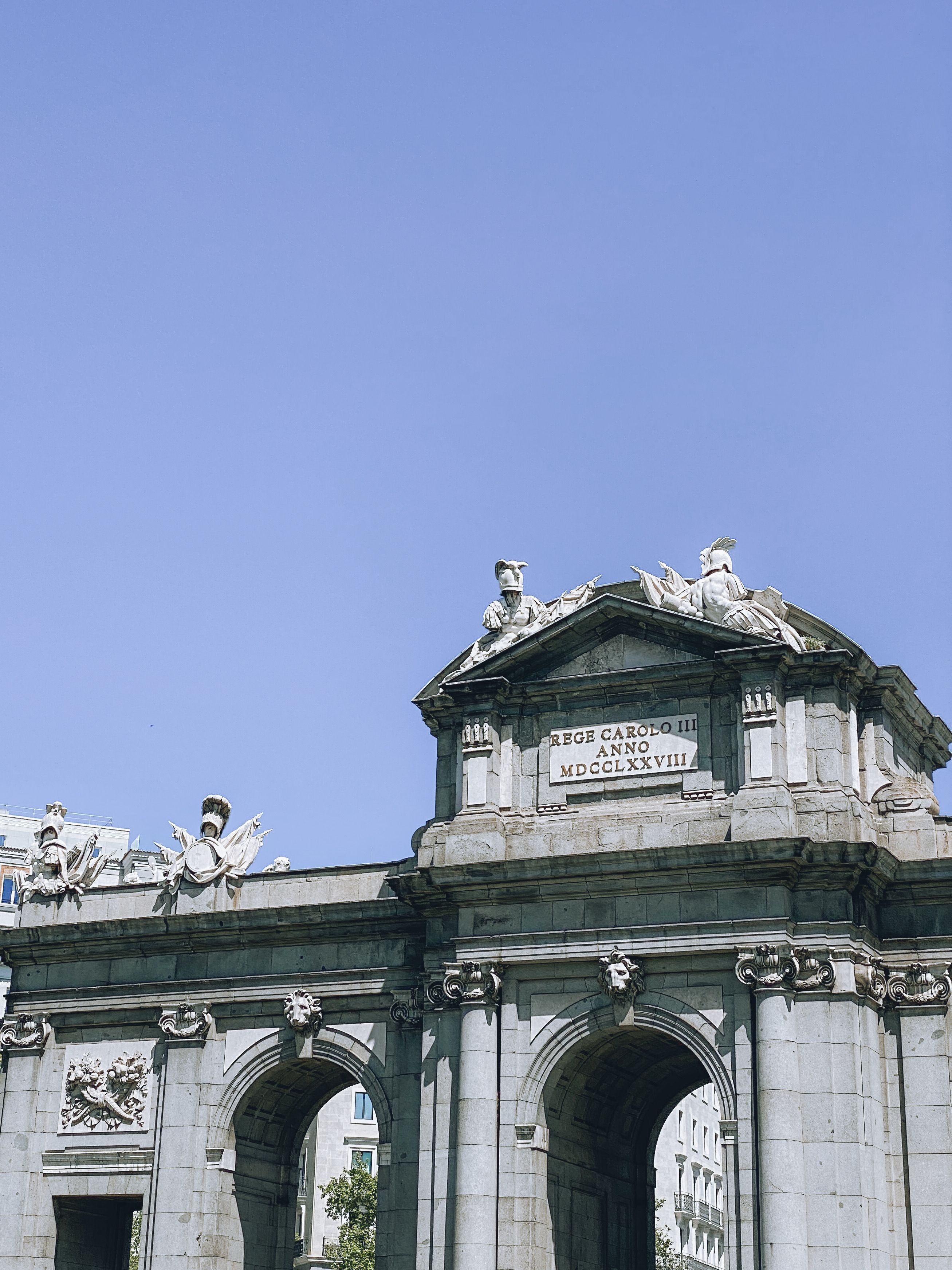 A White Concrete Monument · Free Stock Photo