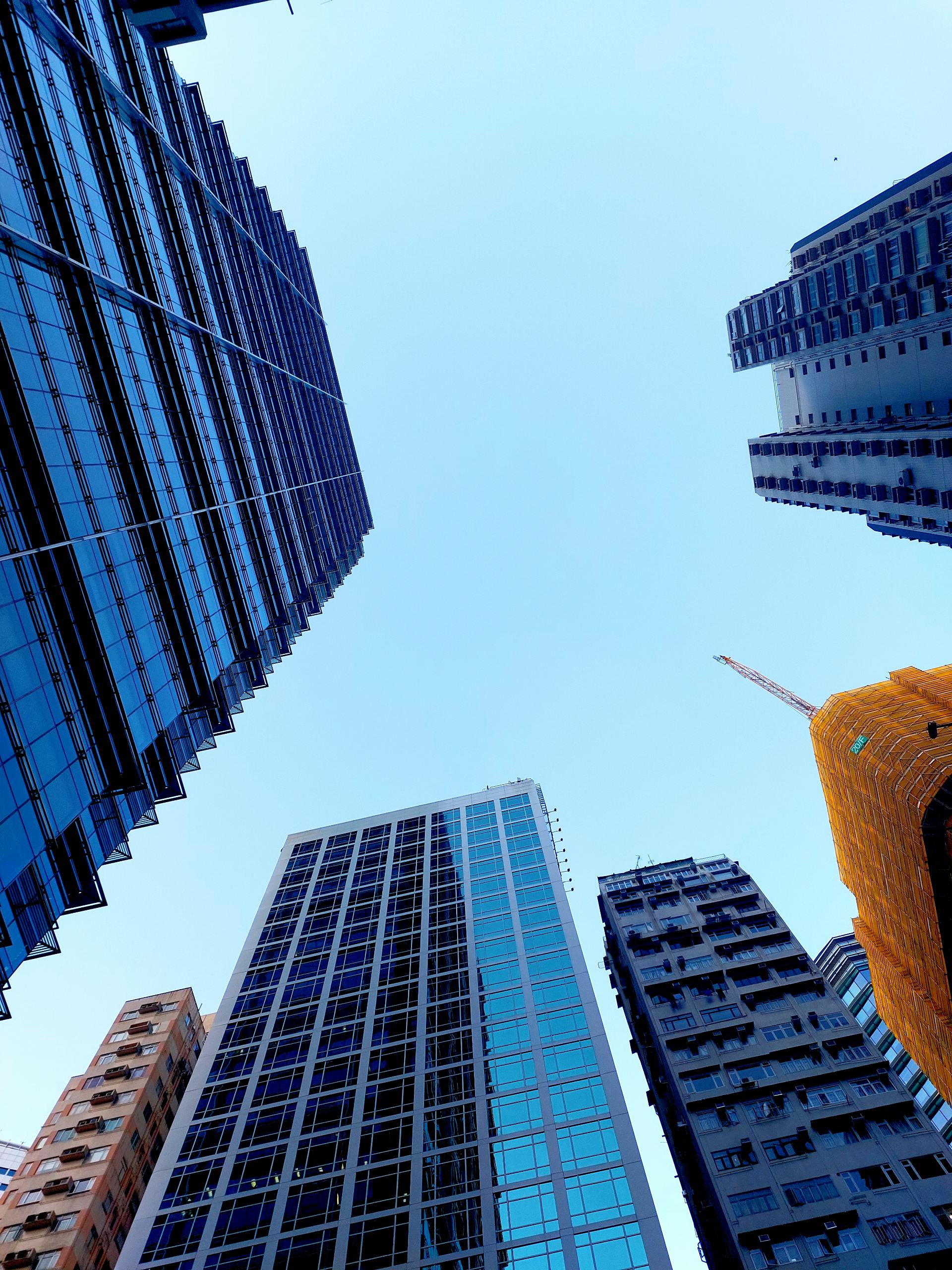 Buildings near Body Of Water · Free Stock Photo
