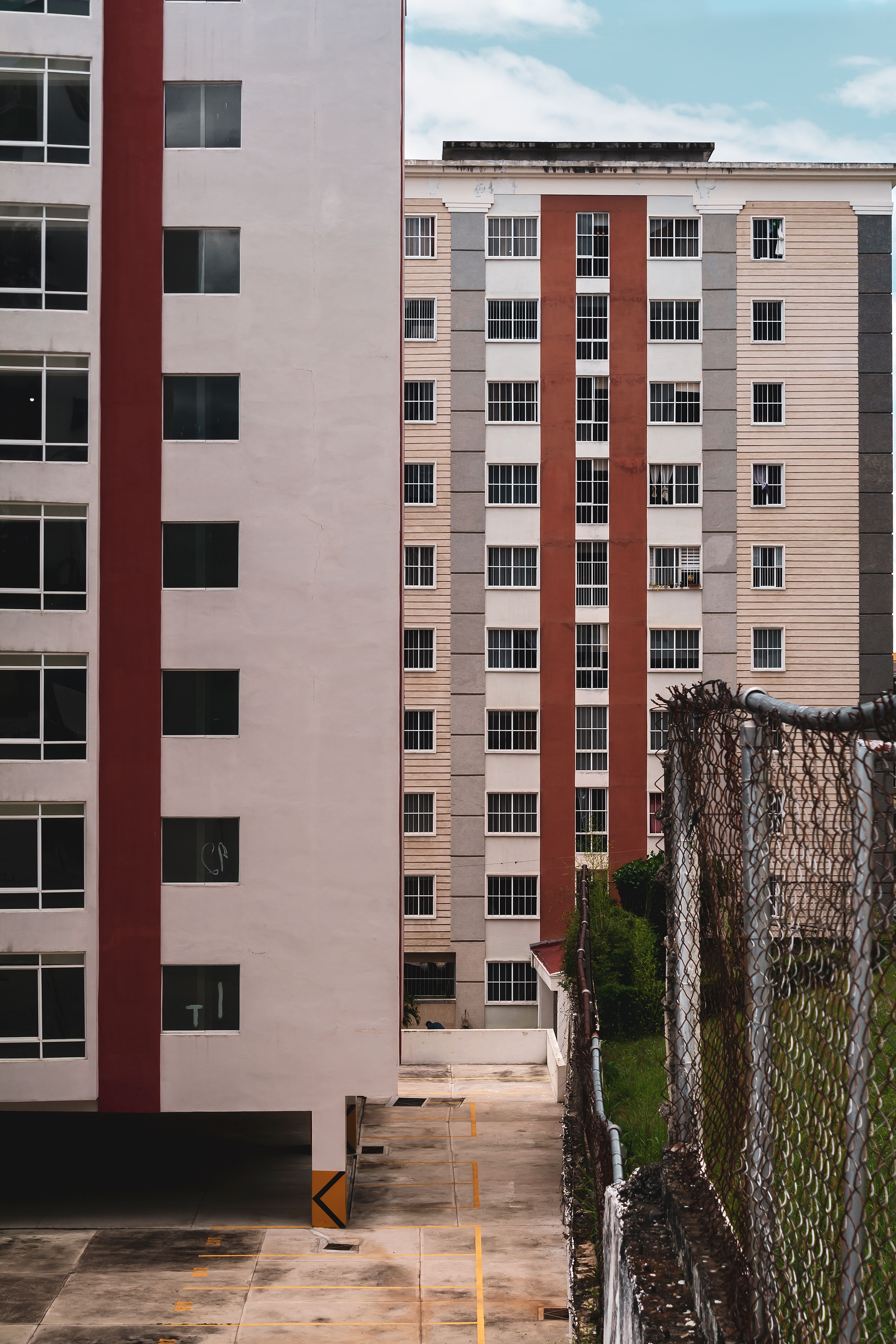 Modern Residential City Buildings · Free Stock Photo