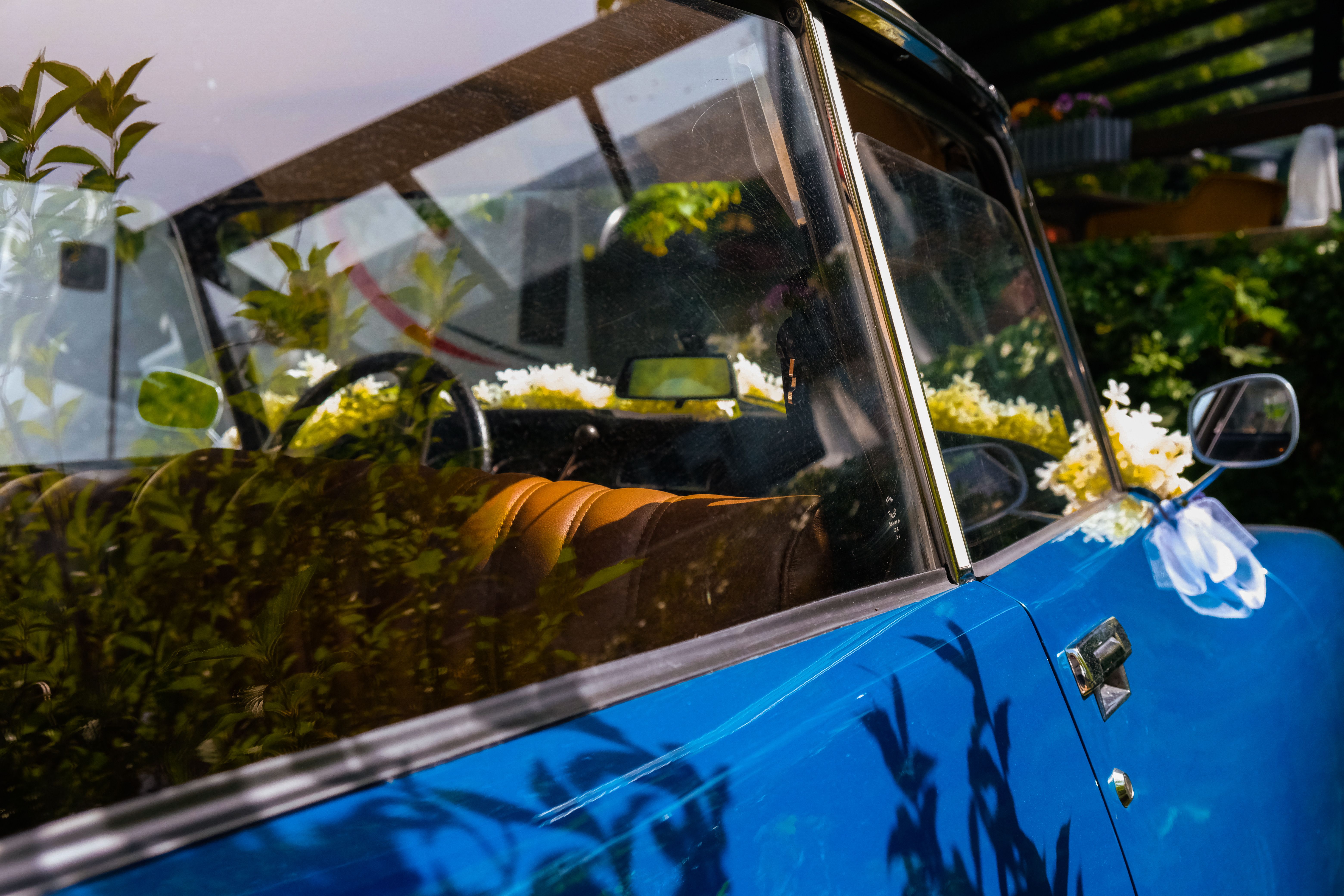 Windows of Vintage Citroen Car · Free Stock Photo