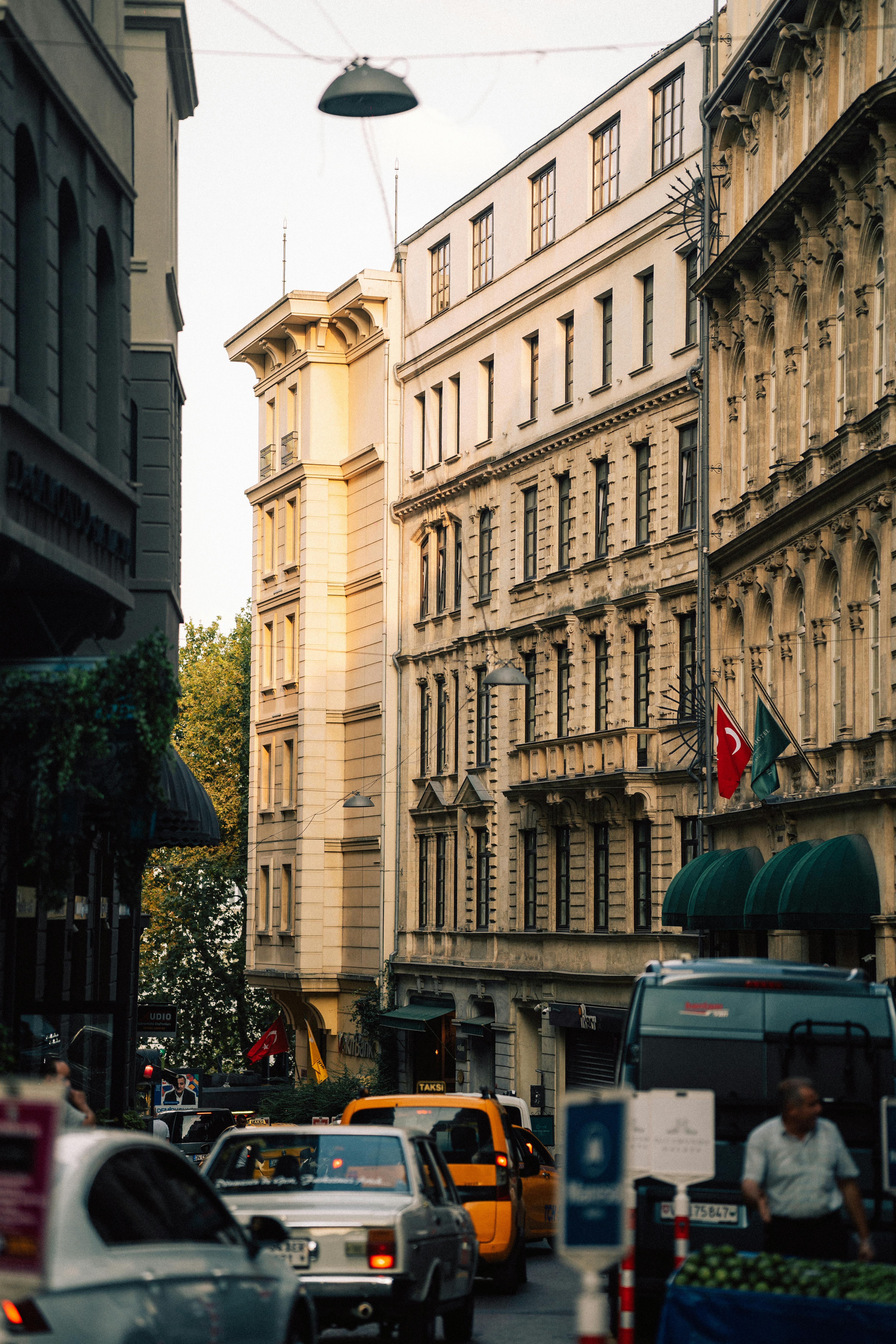 Traffic in City · Free Stock Photo