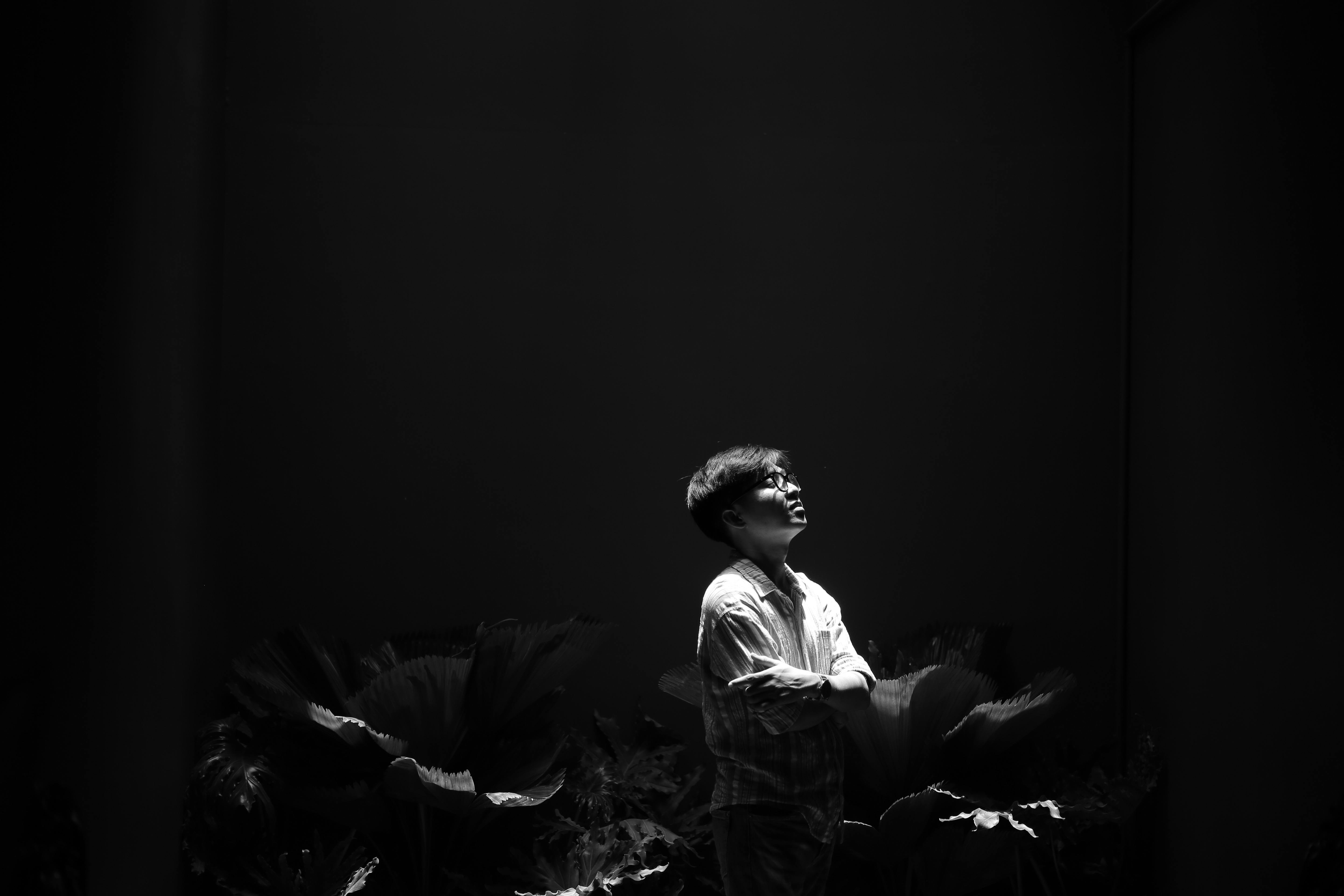 Spotlight On Head Photos, Download The BEST Free Spotlight On Head ...