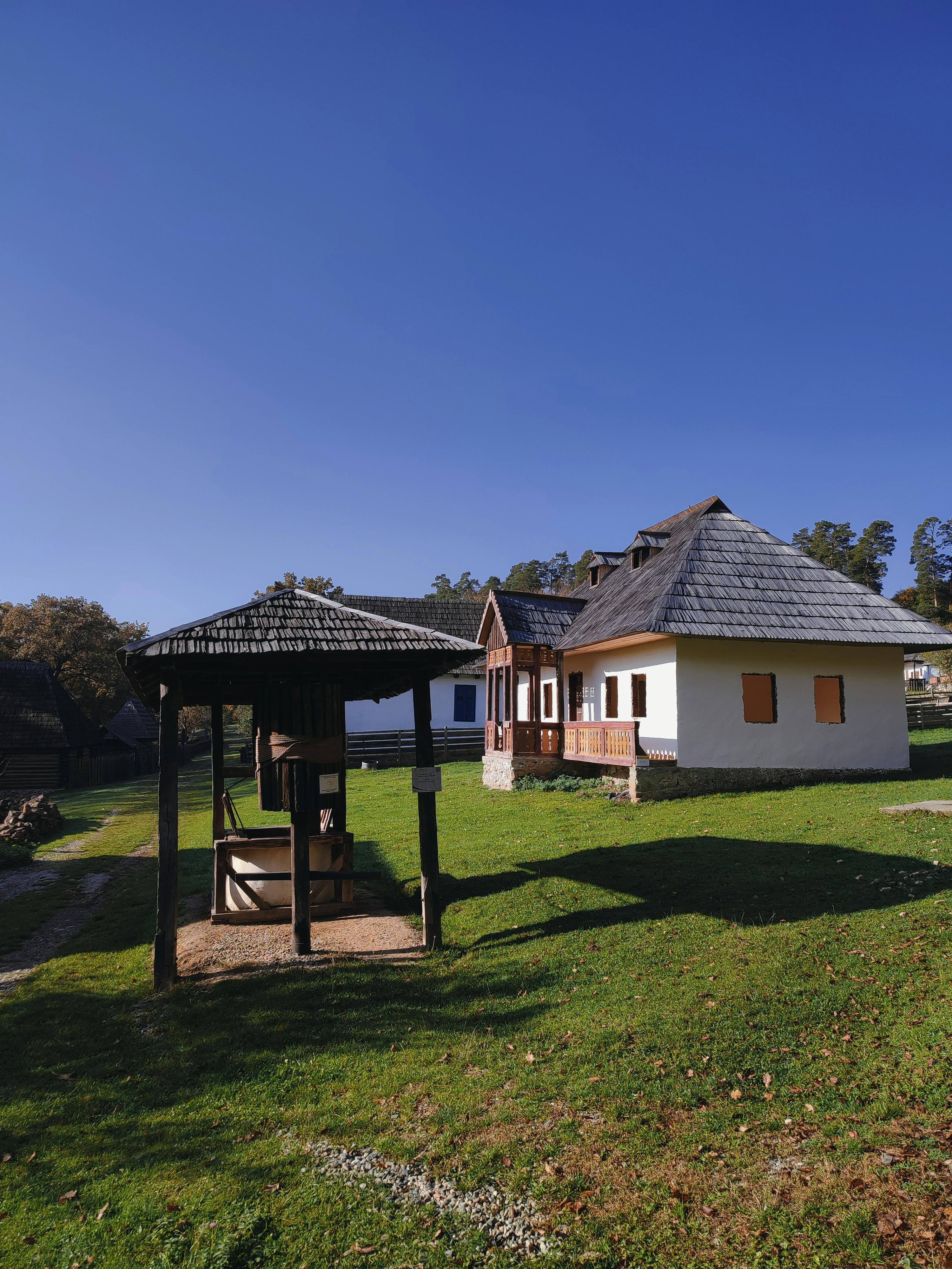 Badamwari Garden in Srinagar, Jammu and Kashmir · Free Stock Photo