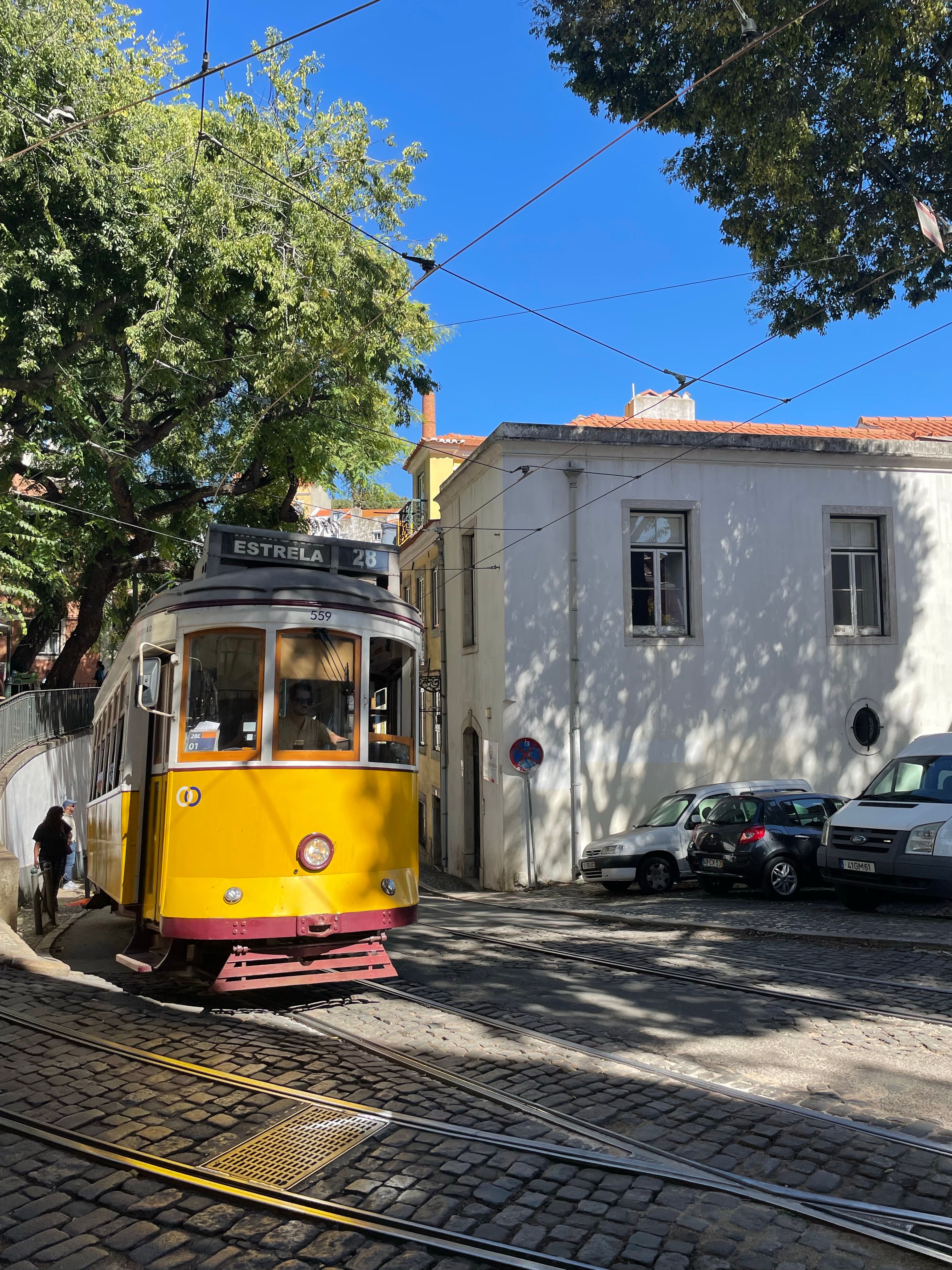 Front View of a Tramway in Antalya, Turkey · Free Stock Photo