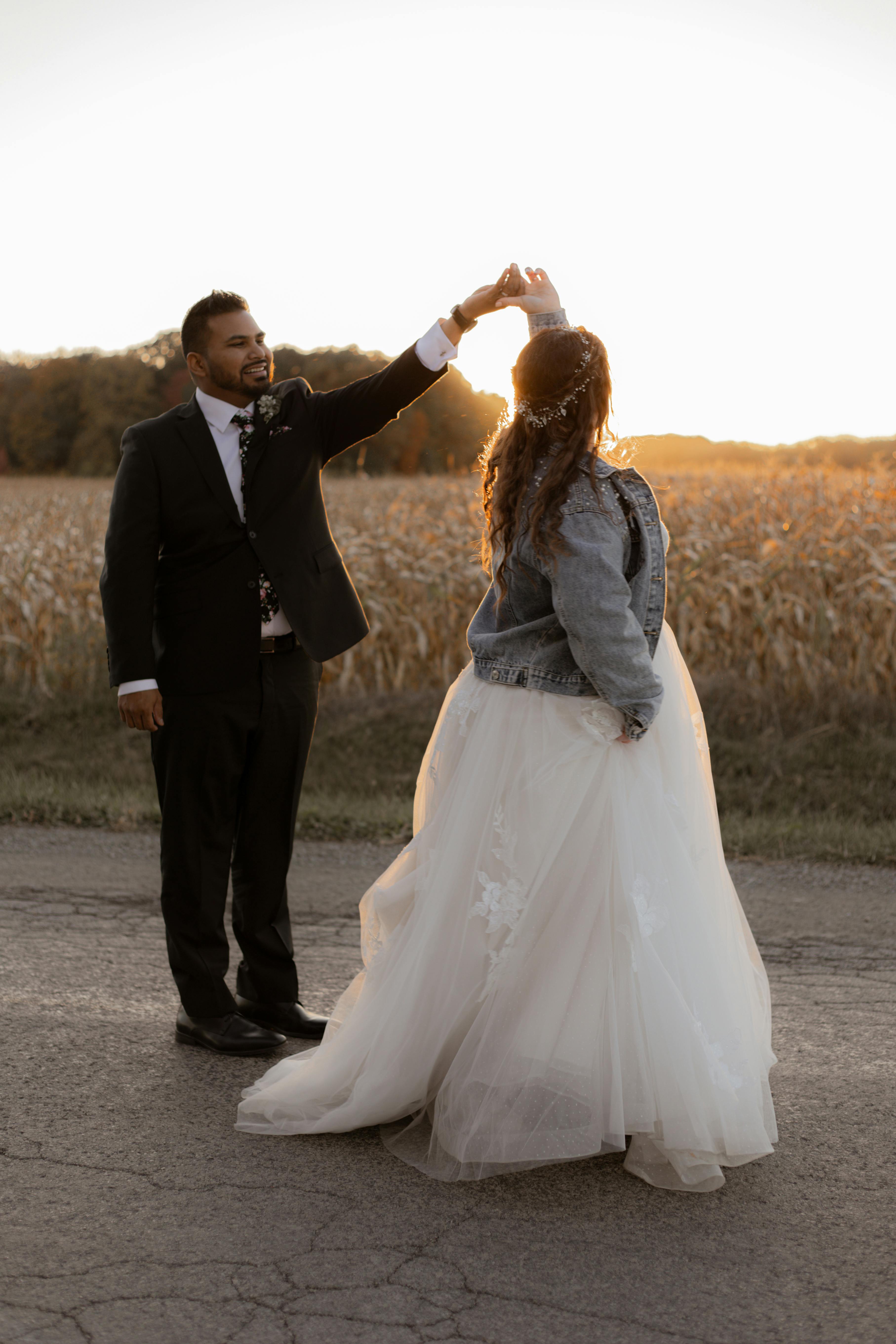 Couple Getting Ready For Their Wedding Photos, Download The BEST Free ...