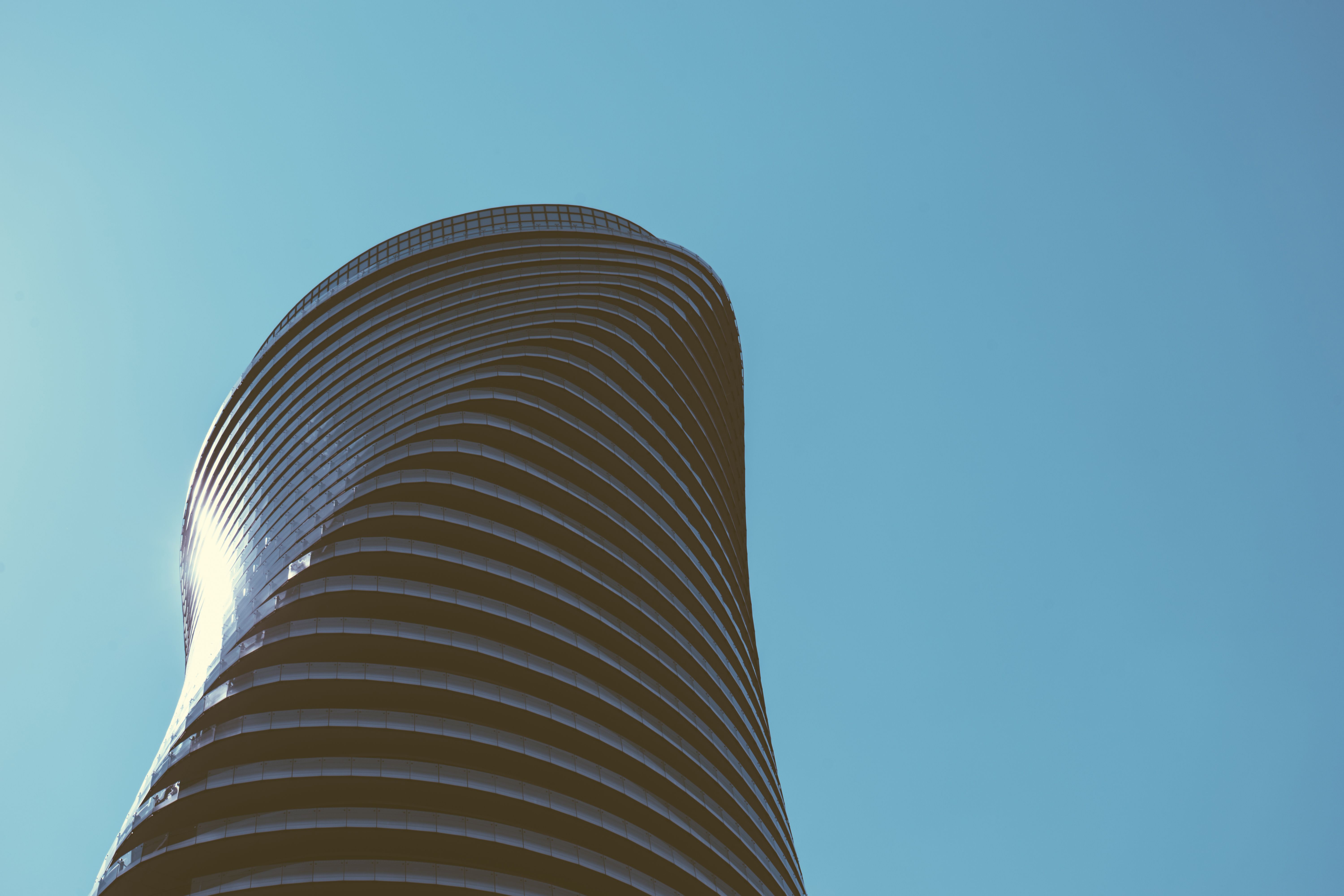 Free stock photo of arkitektonisk, arkitektur, blå himmel