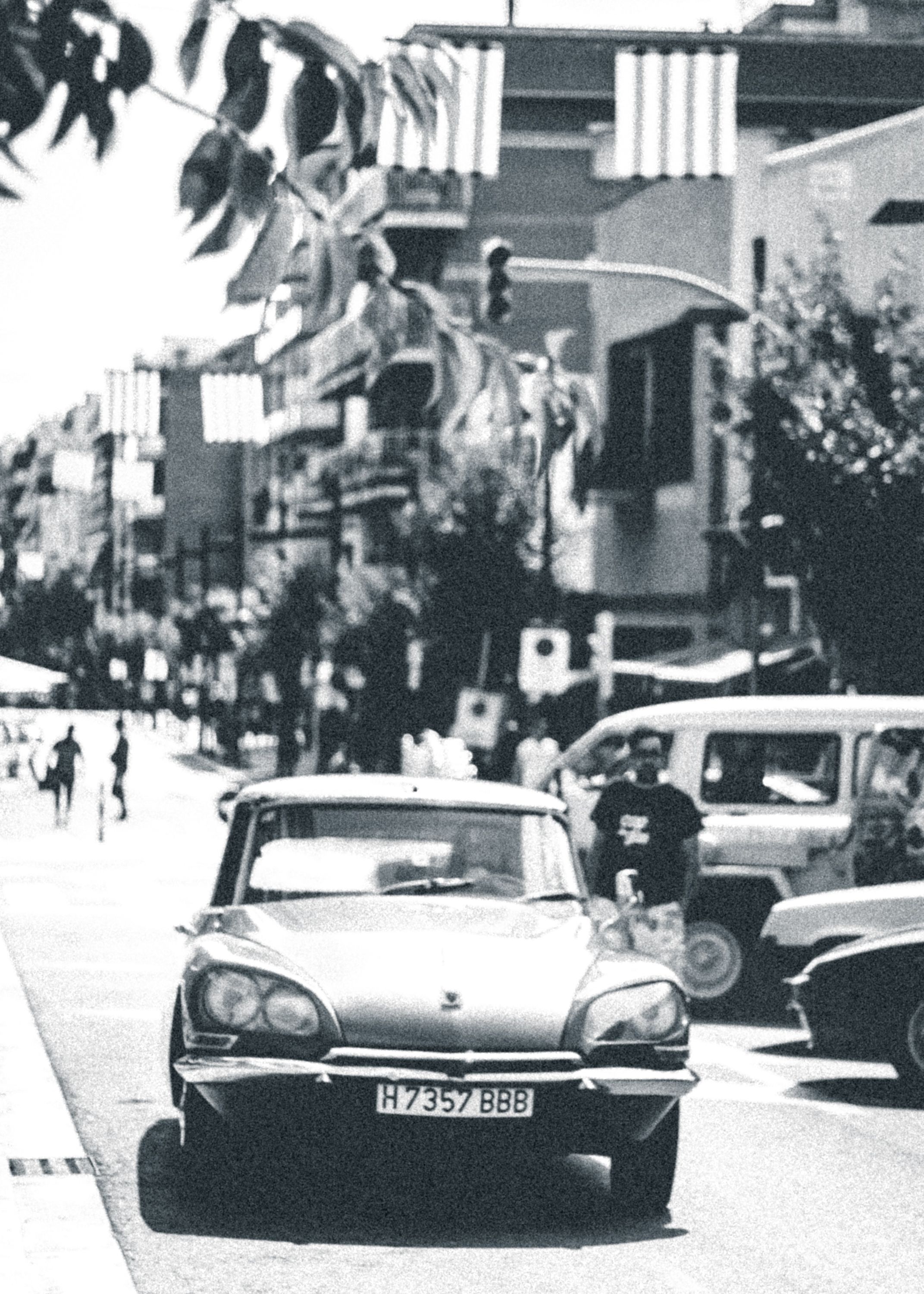 Classic Gray Car · Free Stock Photo