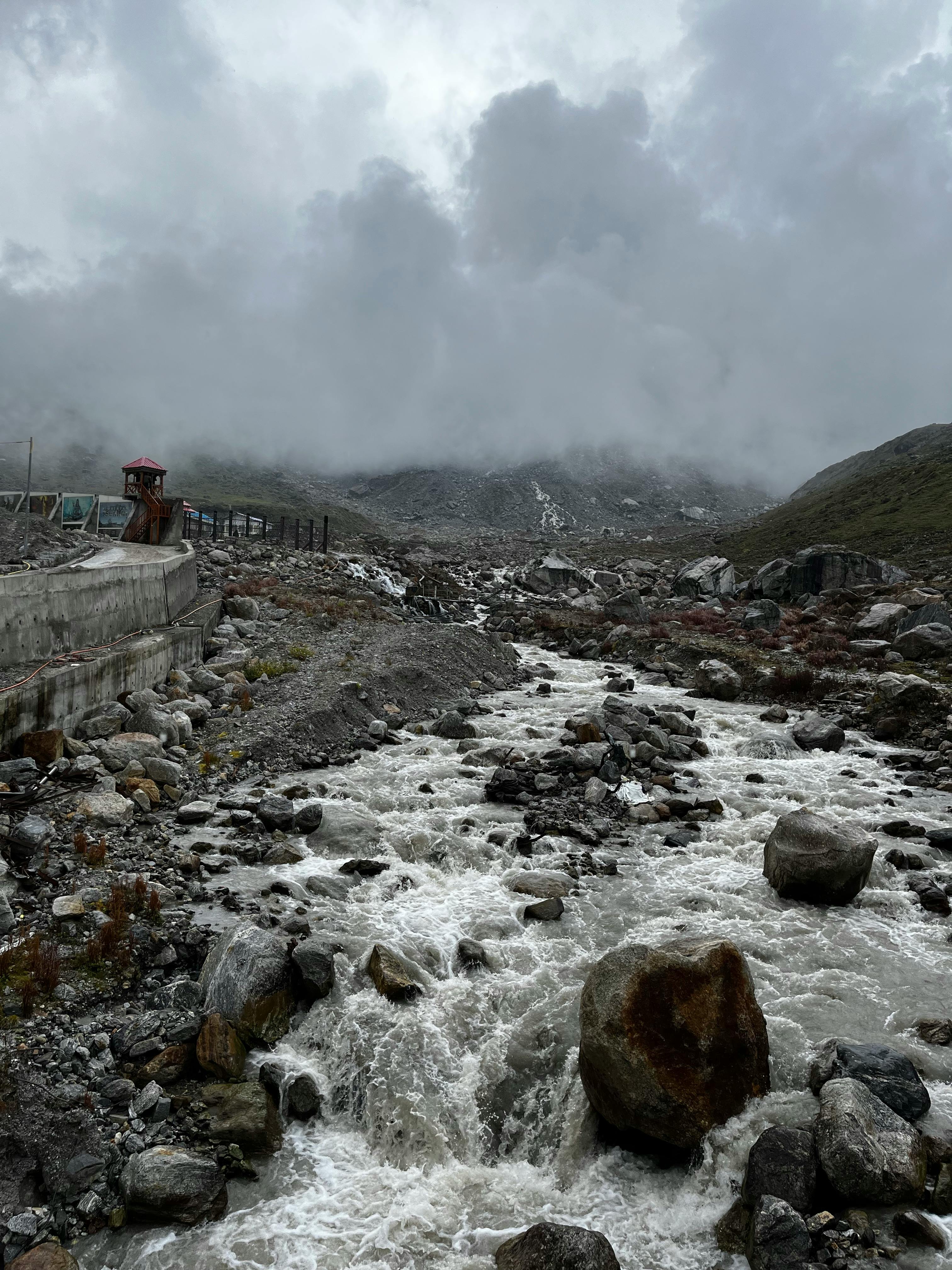 Big Rocks on the River · Free Stock Photo