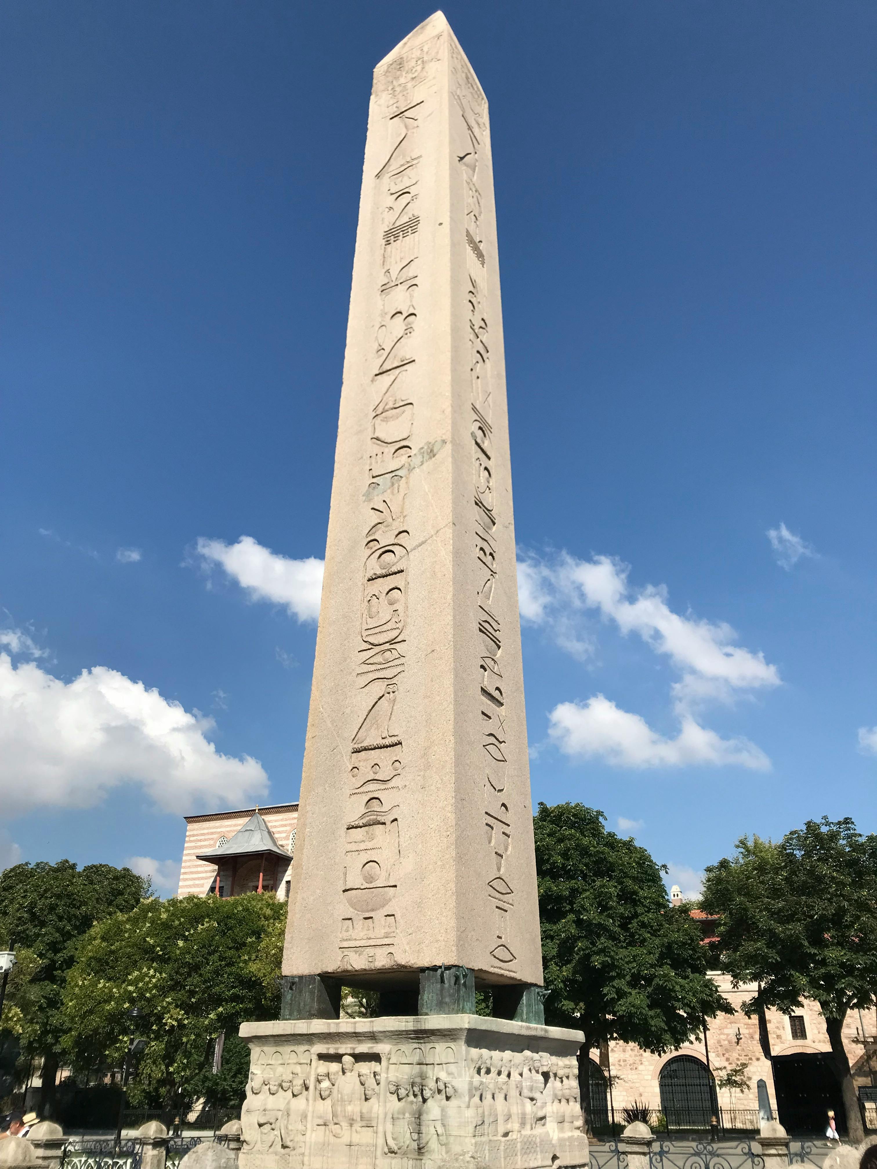 Obelisk under Clear Sky · Free Stock Photo