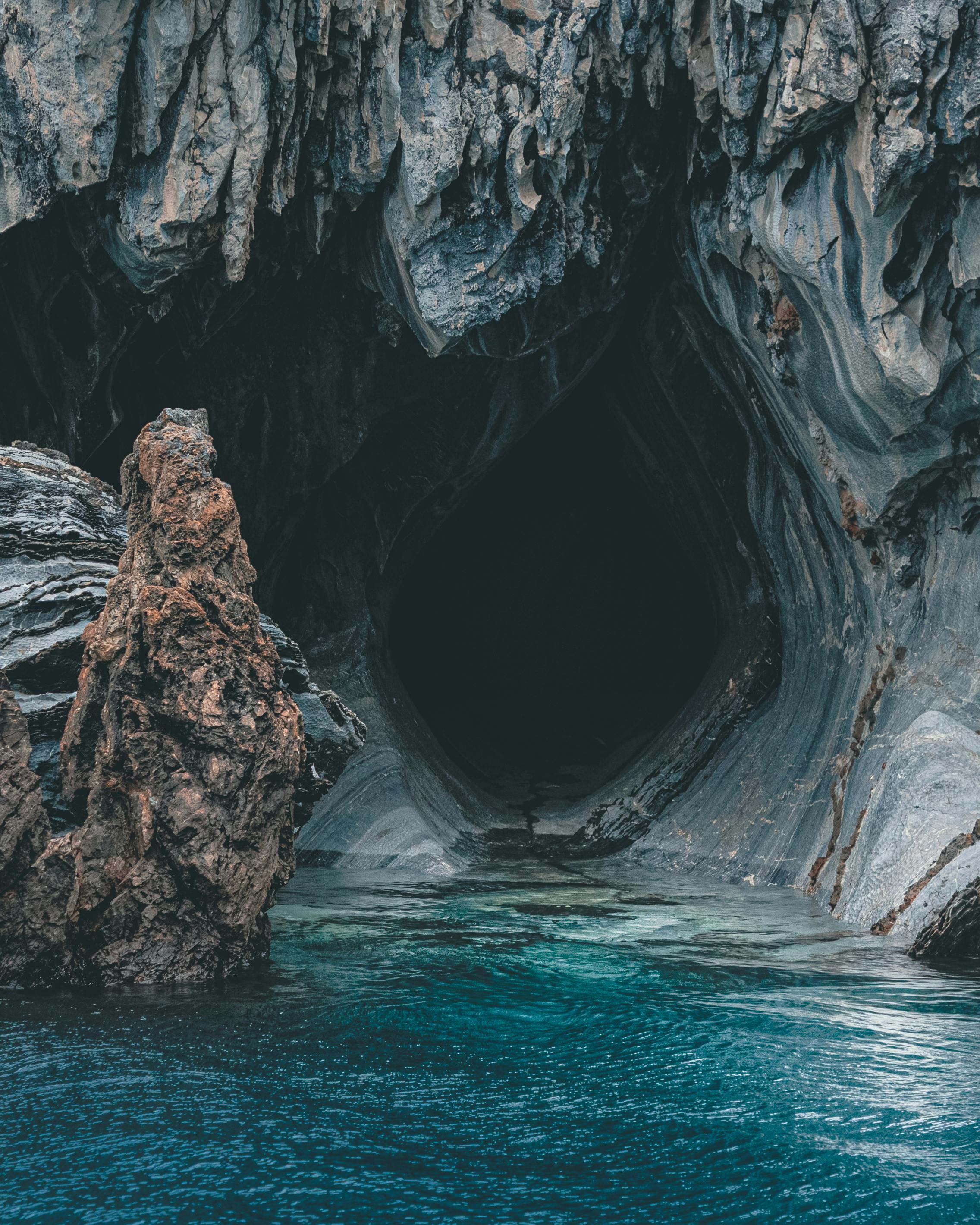Cave on Focus Photography · Free Stock Photo
