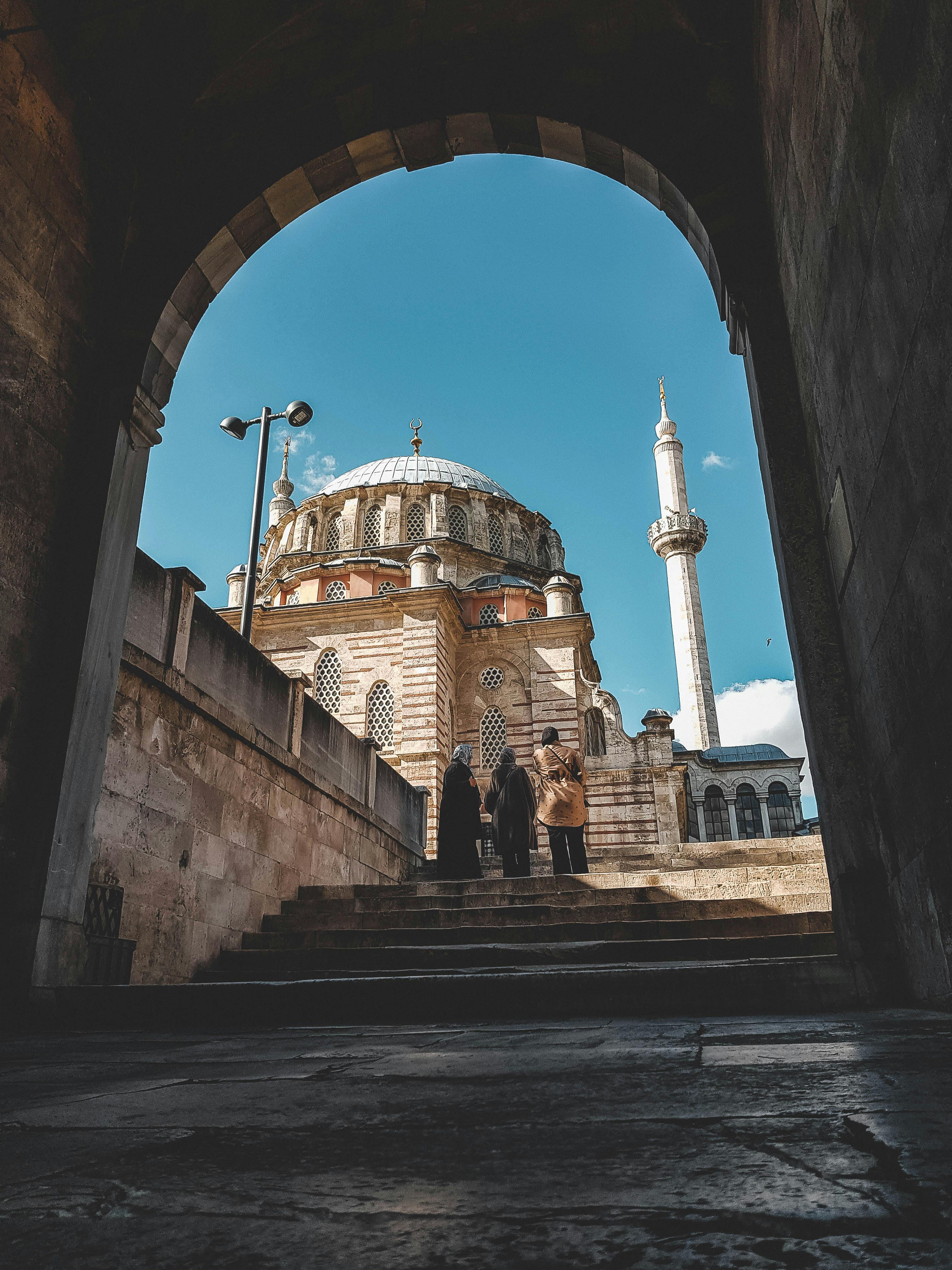 Stairs and Mosque behind · Free Stock Photo