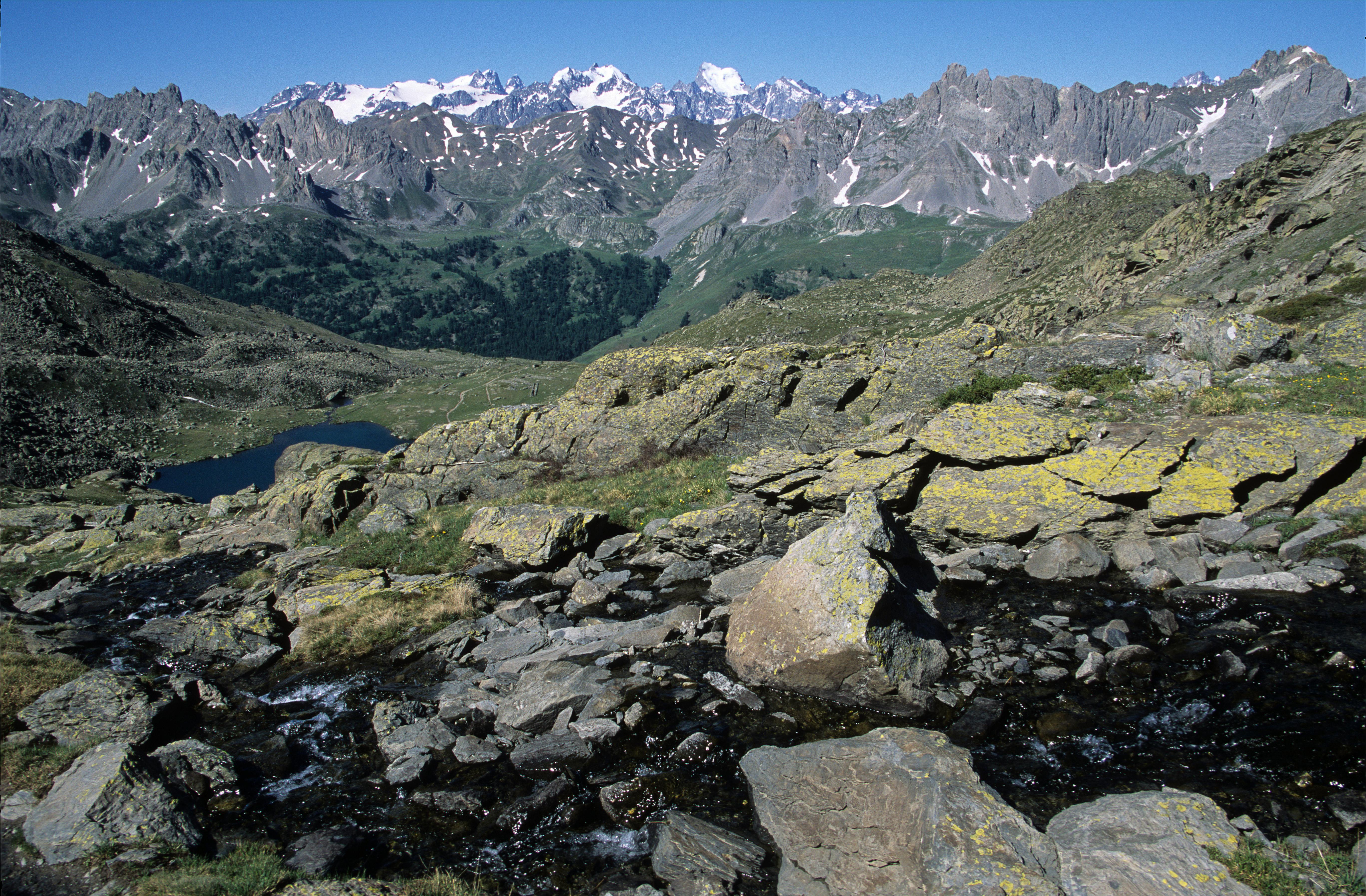 Gray Rocky Mountain · Free Stock Photo