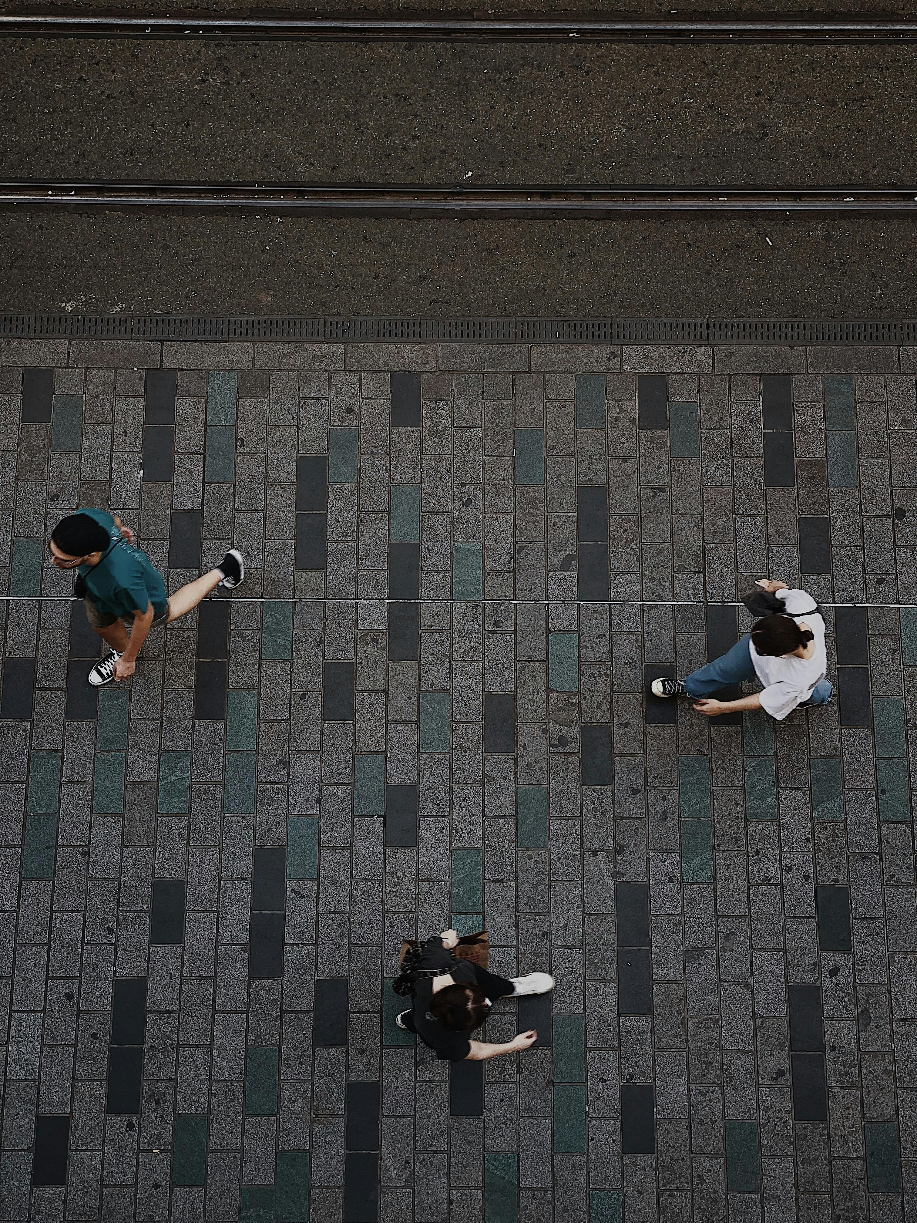 People Walking on the Sidewalk · Free Stock Photo