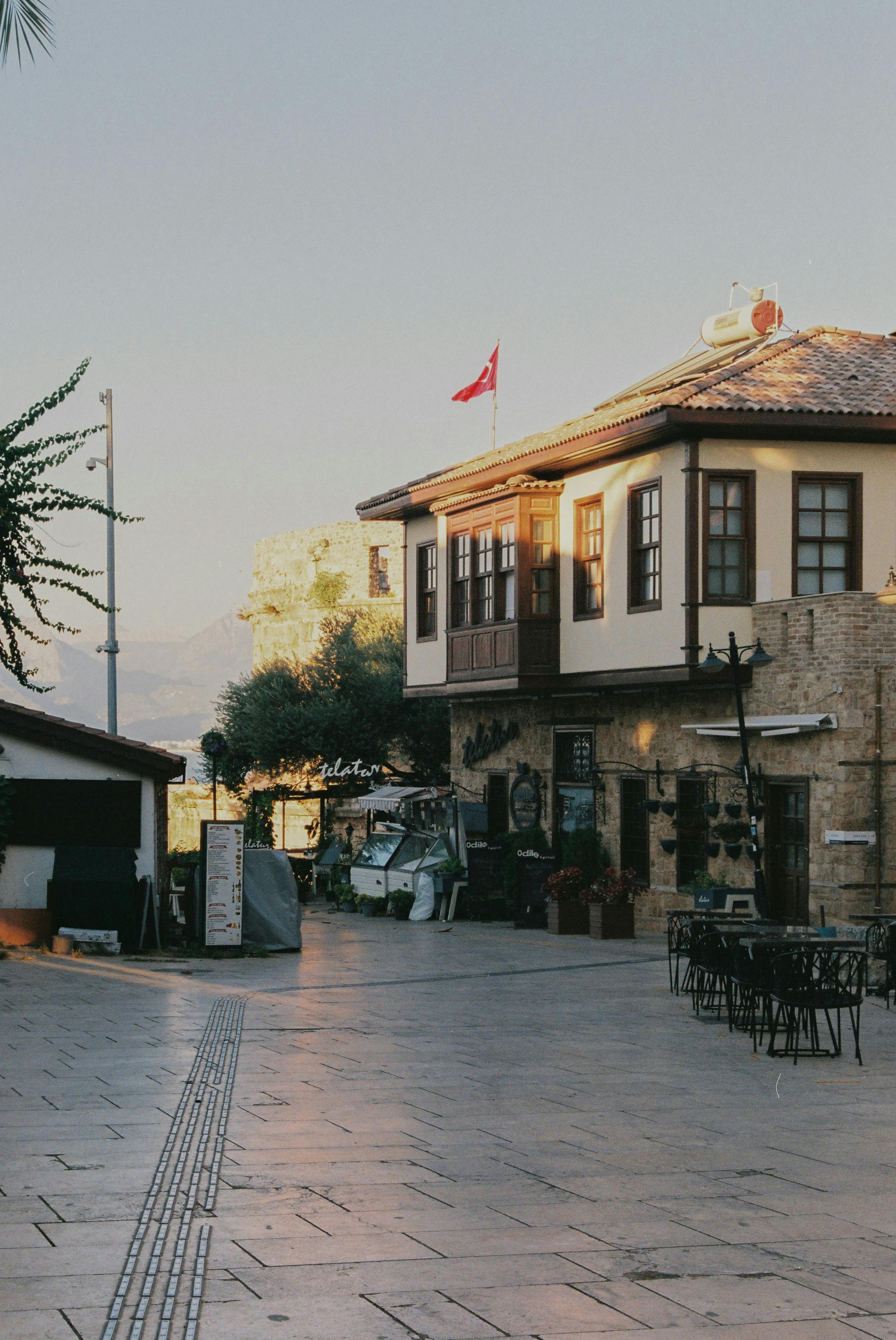 Cafe on the Town Square · Free Stock Photo
