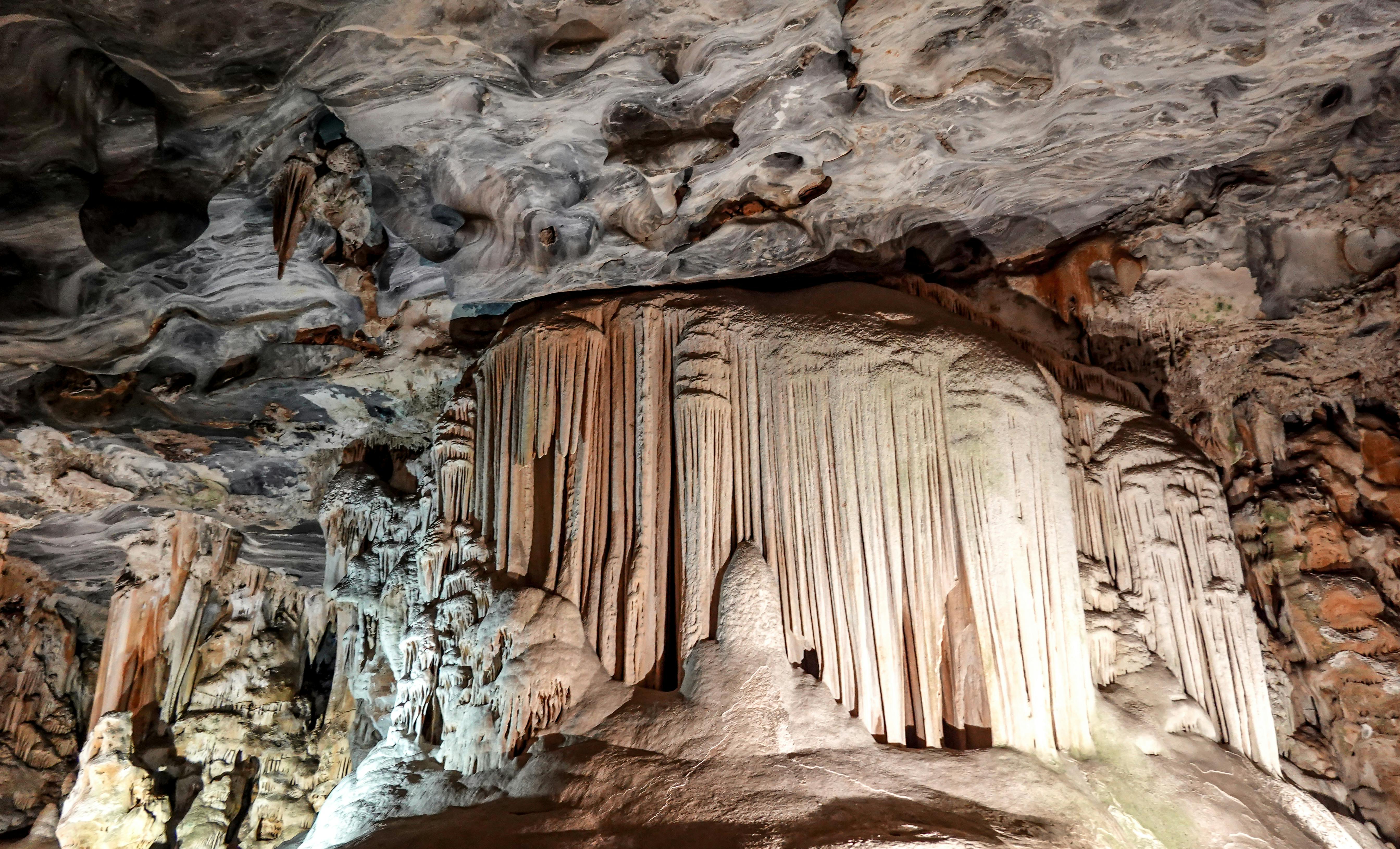 Mineral Deposits at Cango Caves in South Africa · Free Stock Photo