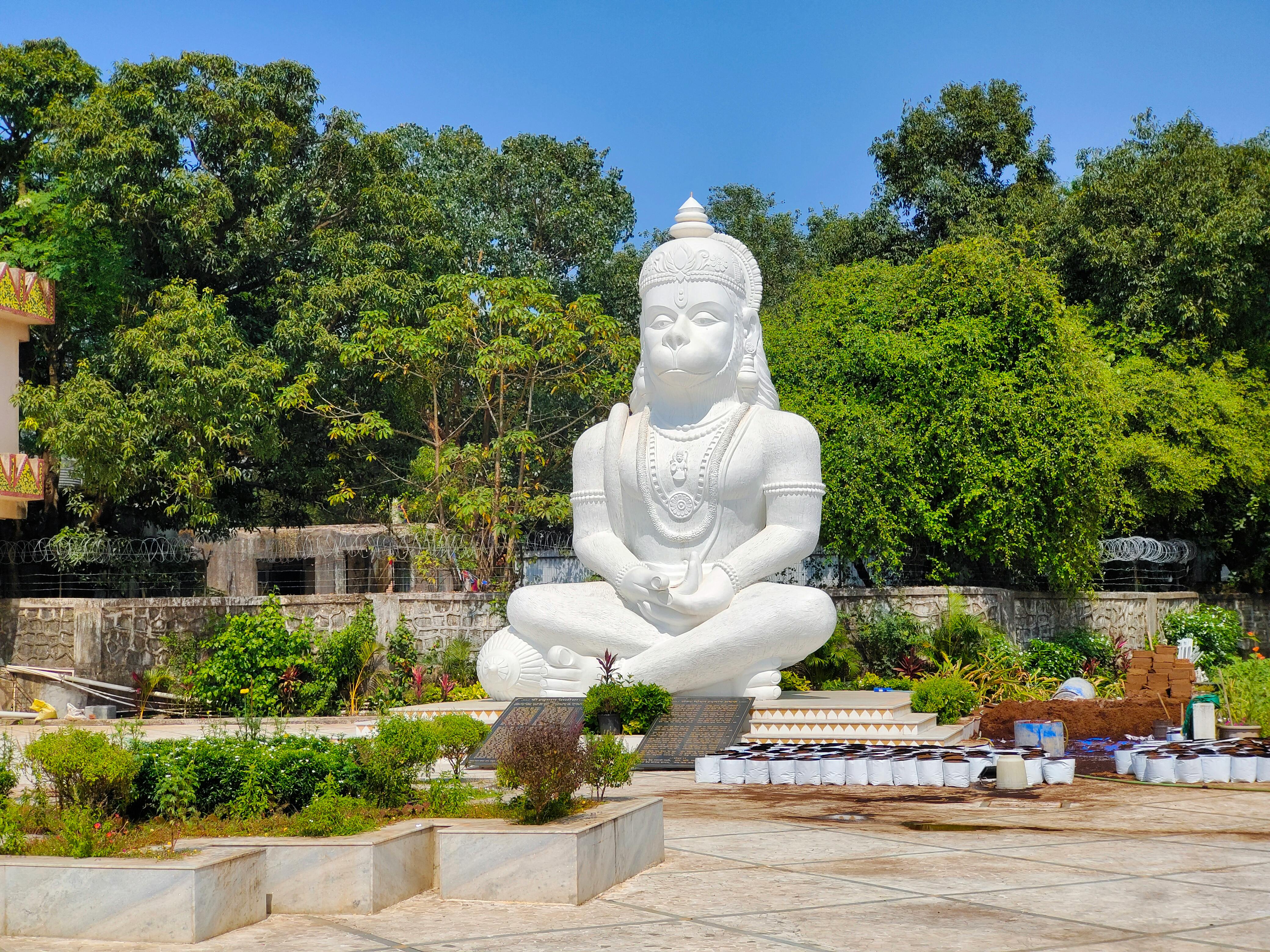 Statue of Eastern God in Park · Free Stock Photo