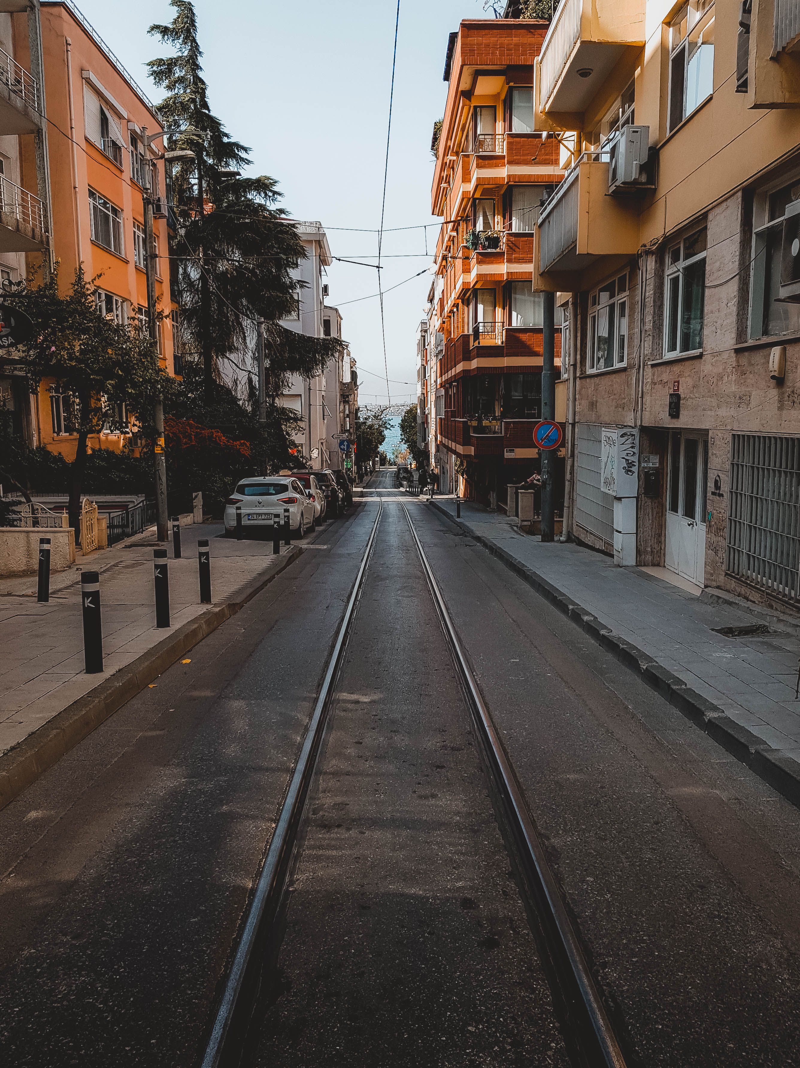 Road Between Buildings Photos, Download The BEST Free Road Between ...