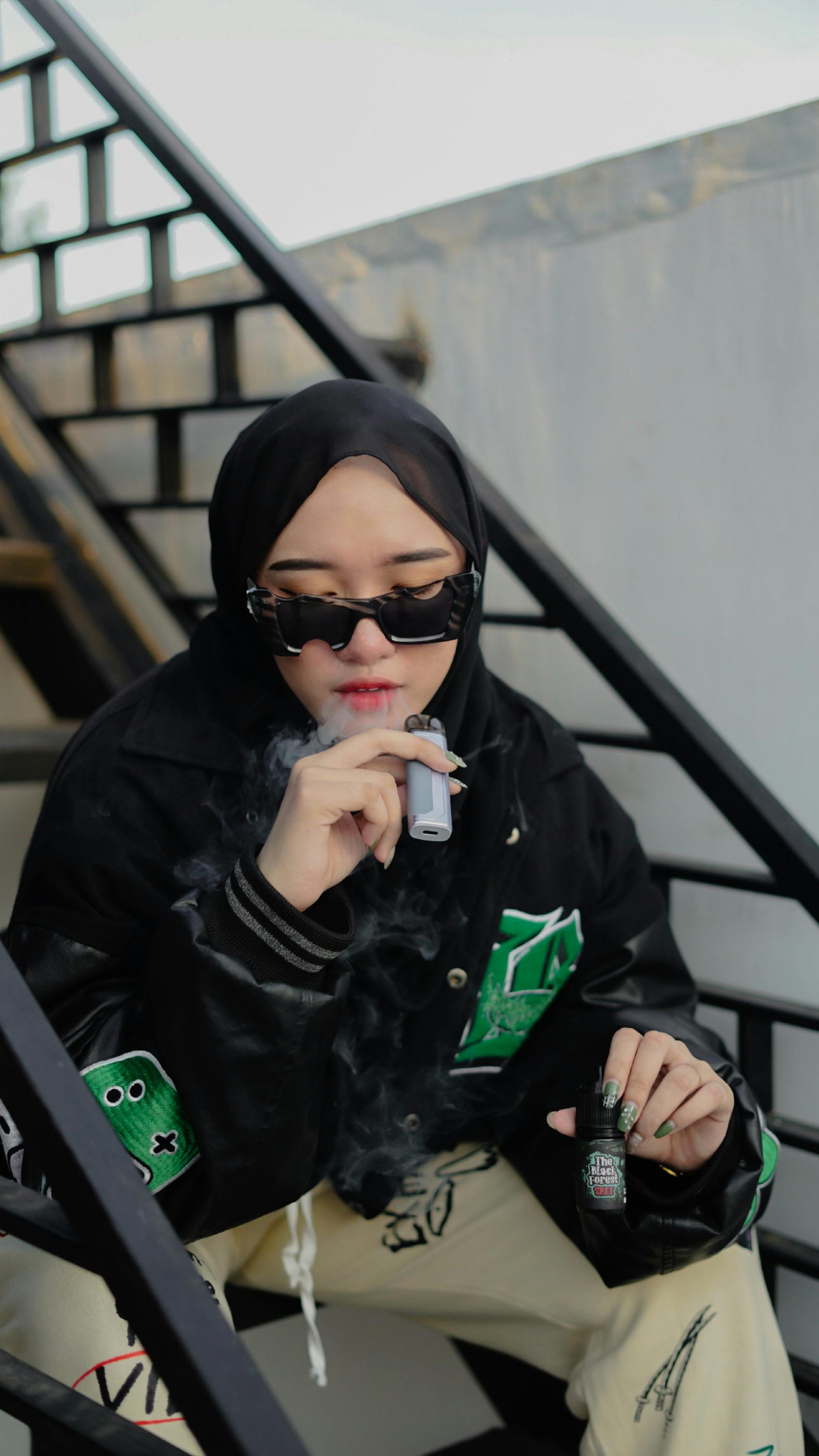 Black and Silver Vape · Free Stock Photo