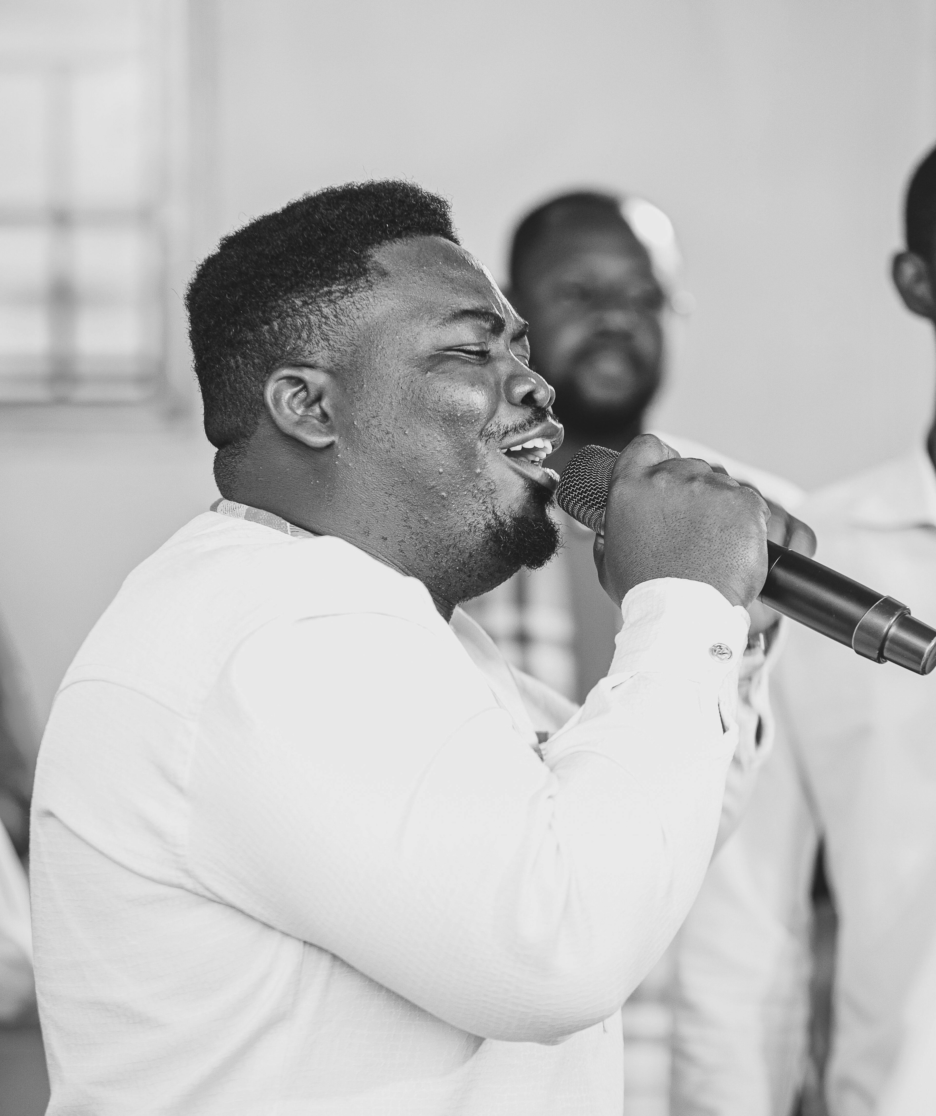 Praise And Worship Singer Photos, Download The BEST Free Praise And ...