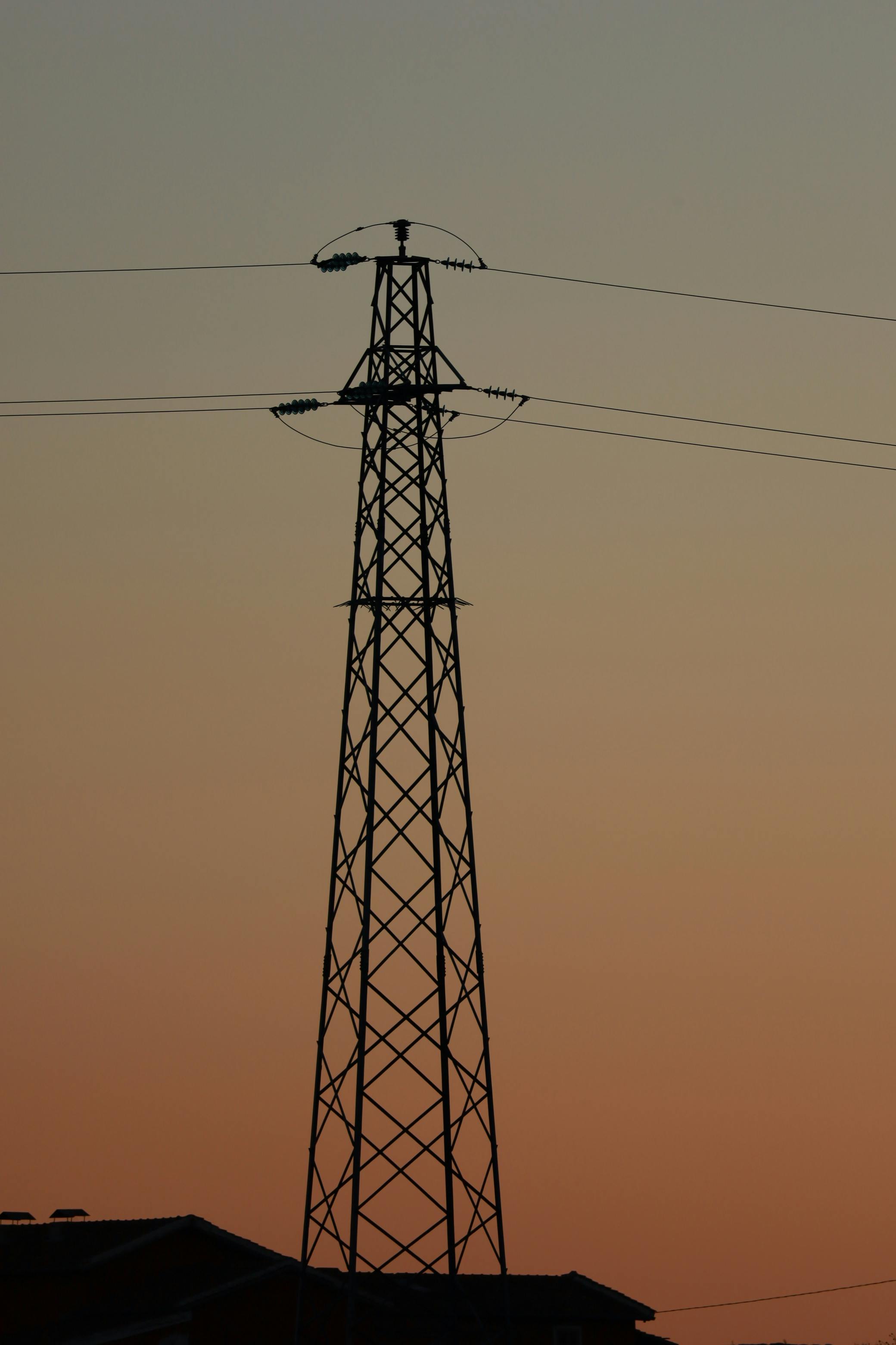 Pylon with Electricity Lines · Free Stock Photo