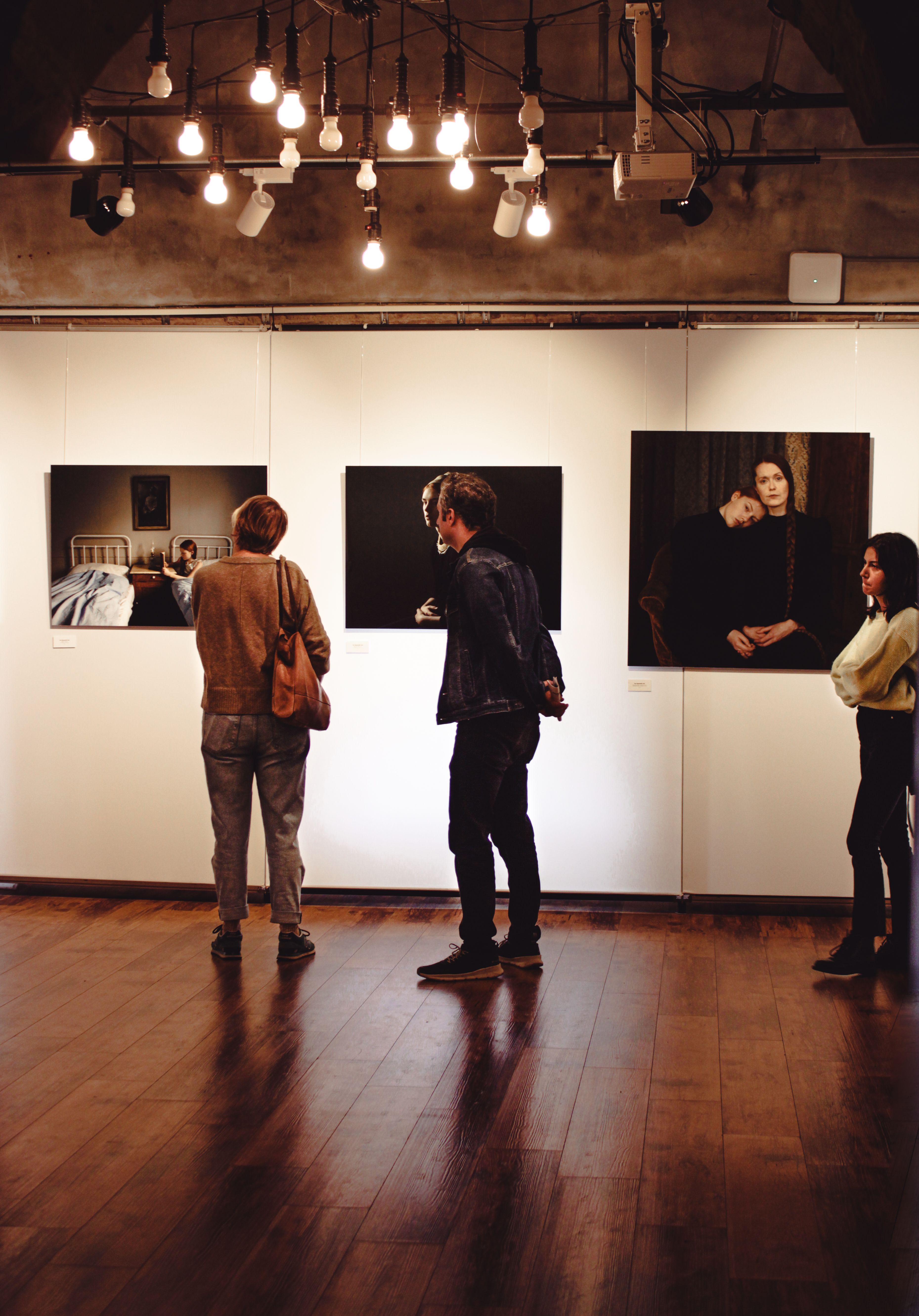 People inside an Art Gallery · Free Stock Photo