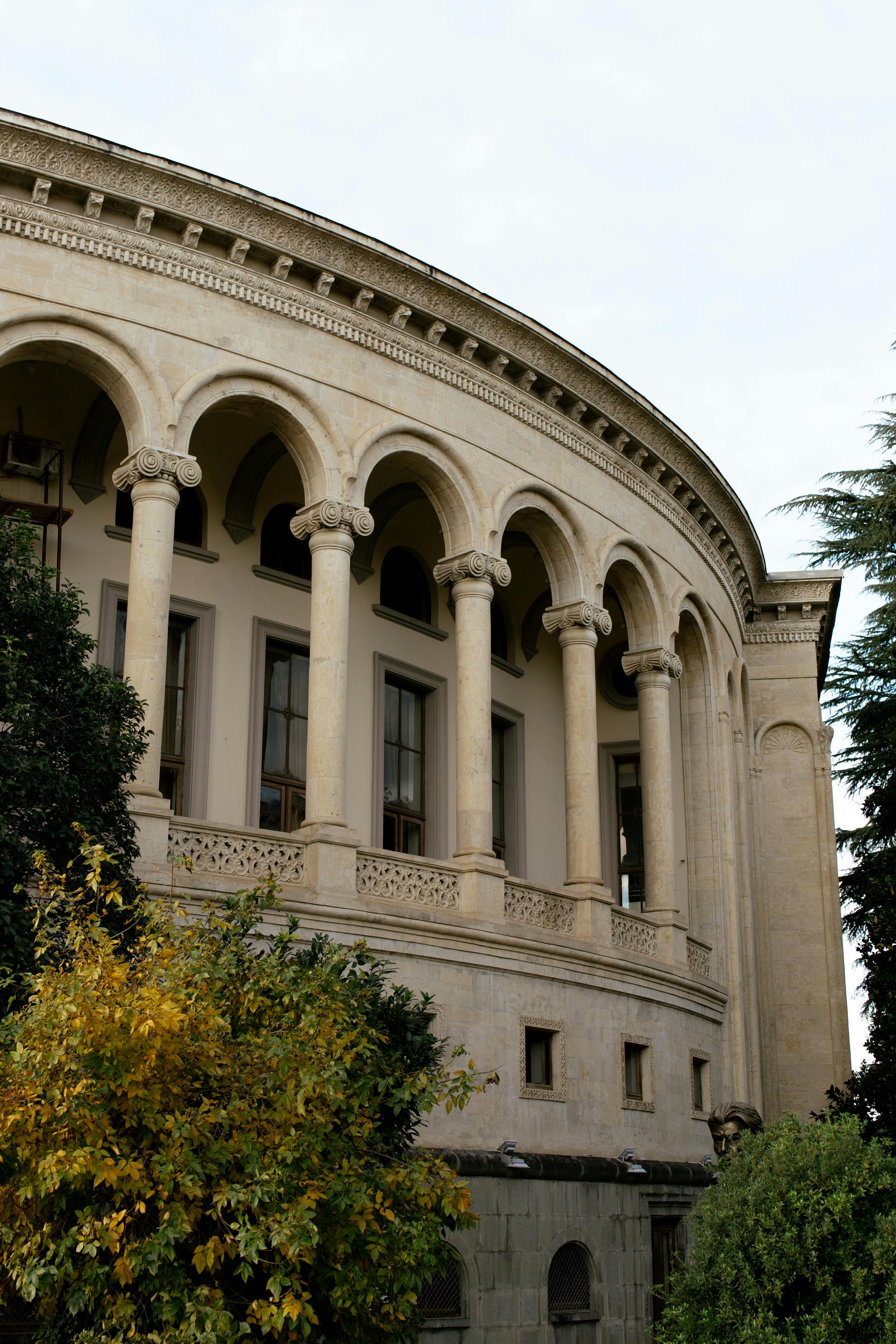Historic Building with Columns · Free Stock Photo