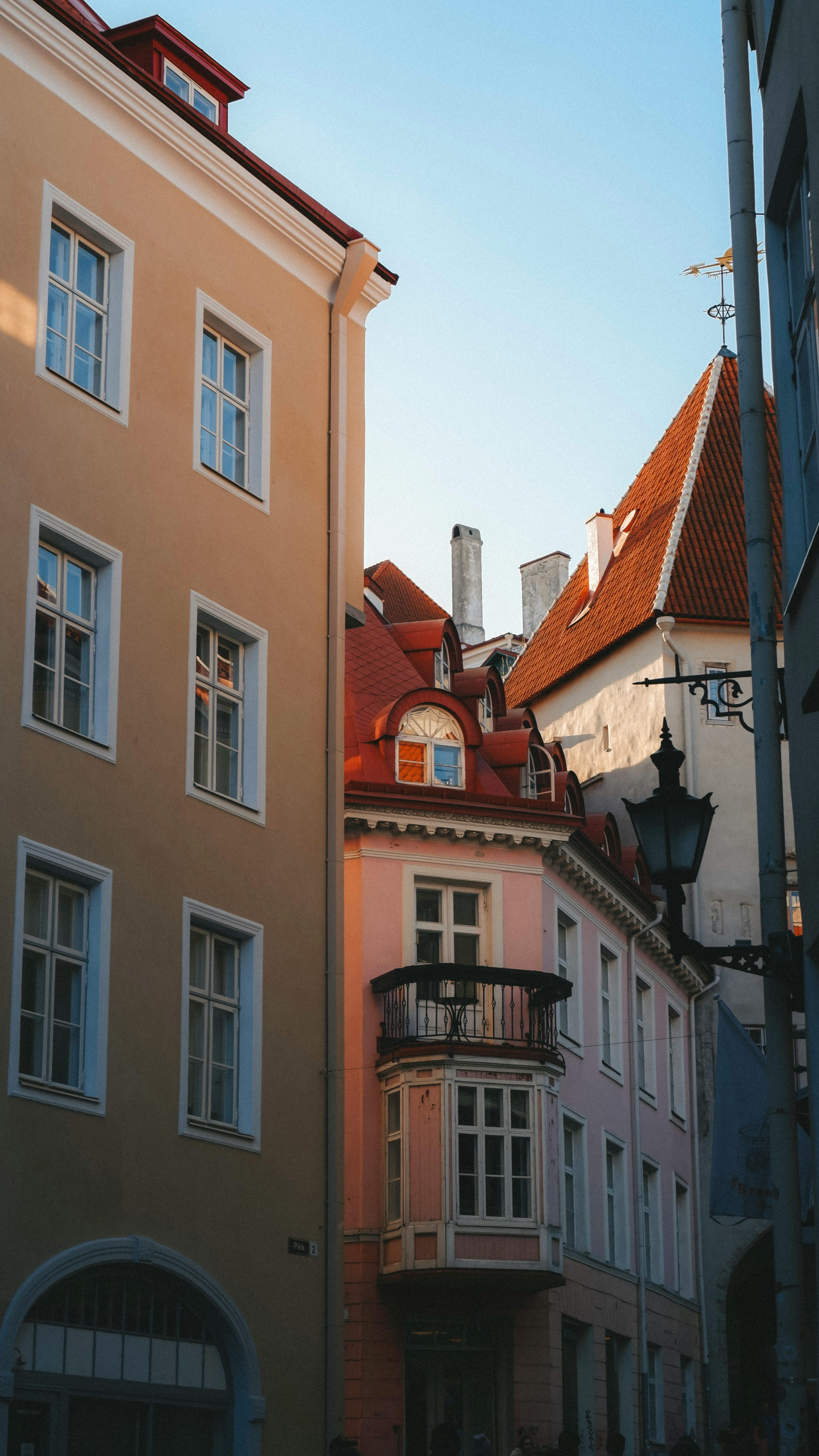 Blue Concrete Building · Free Stock Photo