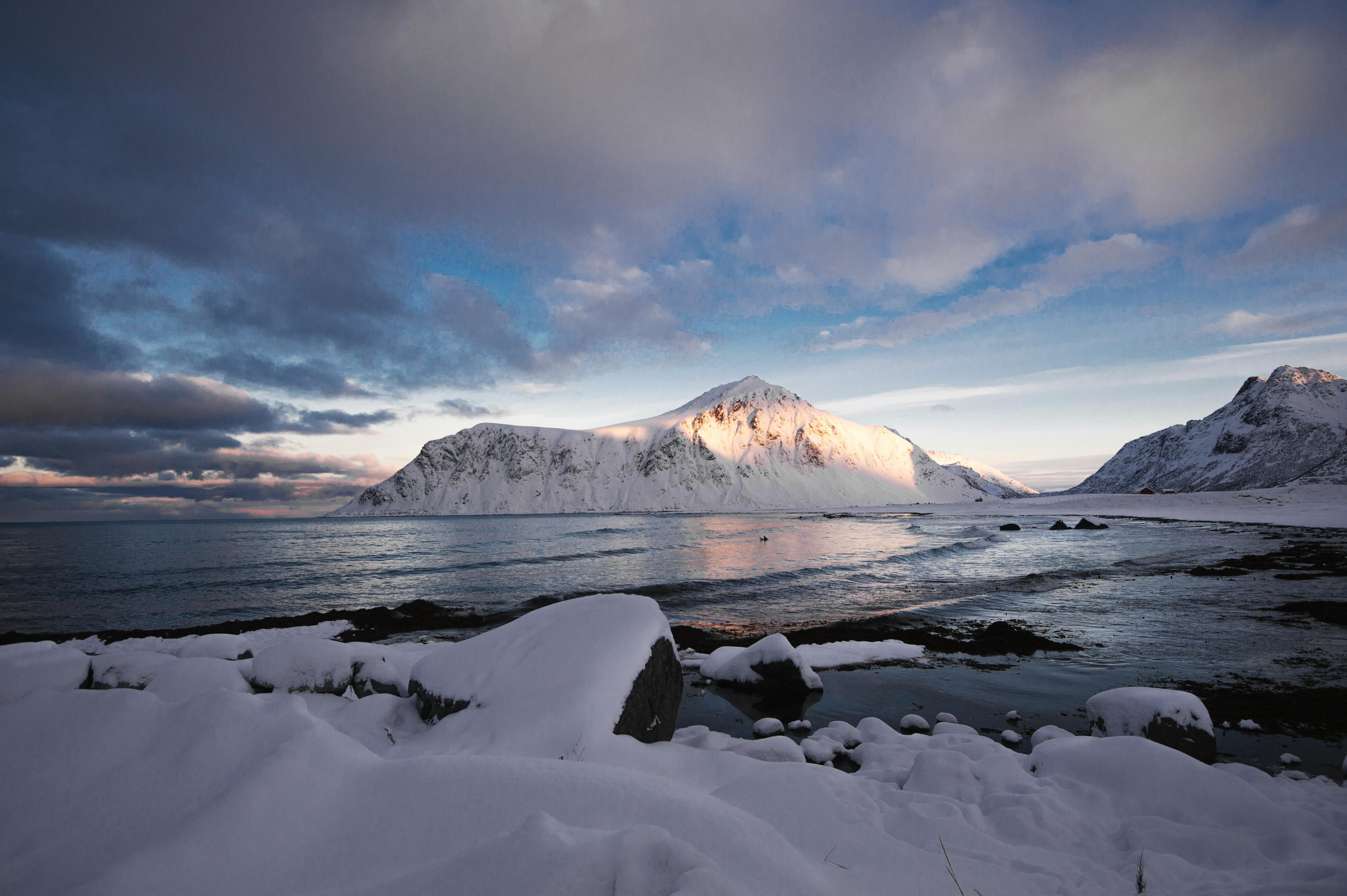 A Shore in the Arctic · Free Stock Photo