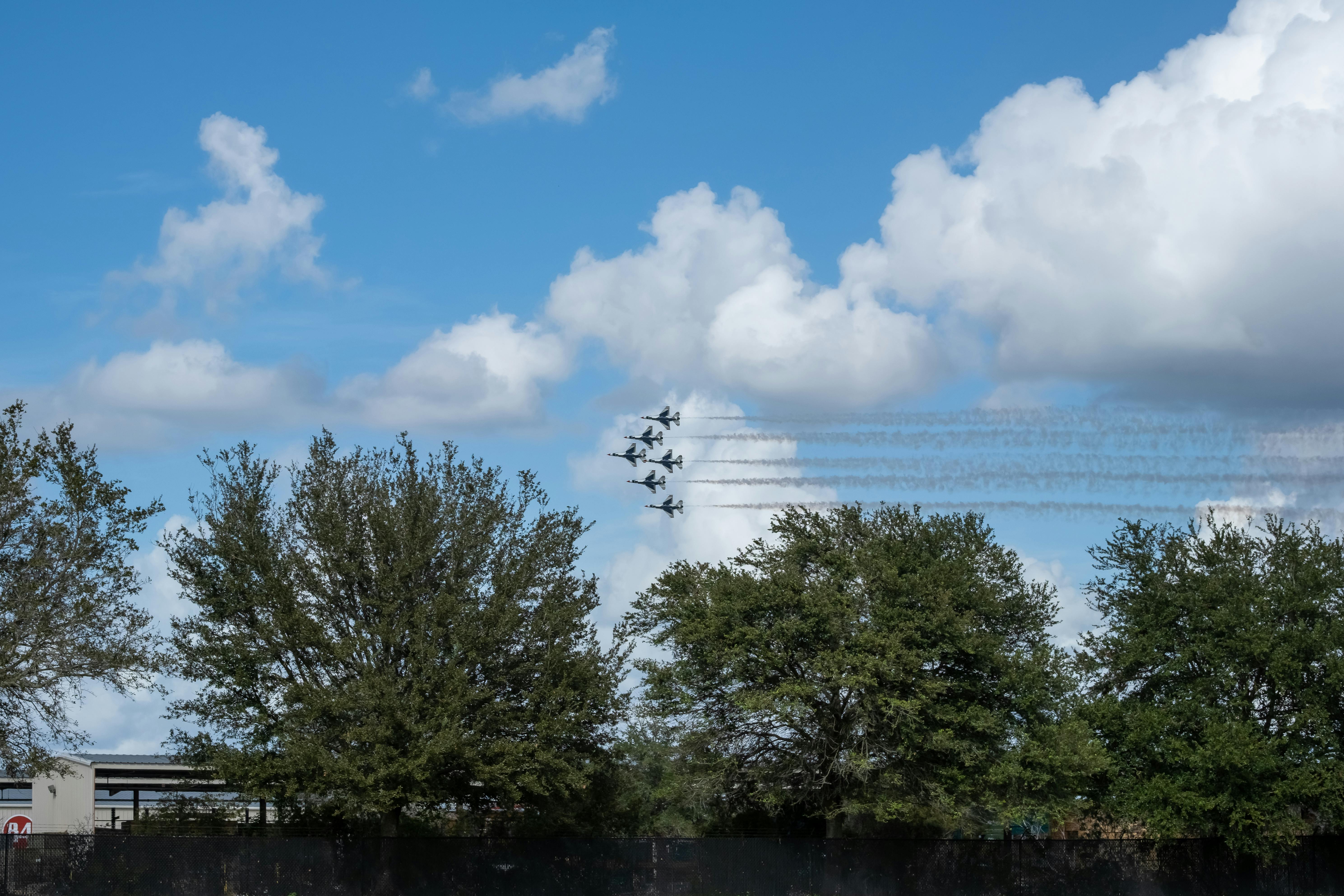 F16 Jets Flying in Sky in Orlando, Florida, USA · Free Stock Photo