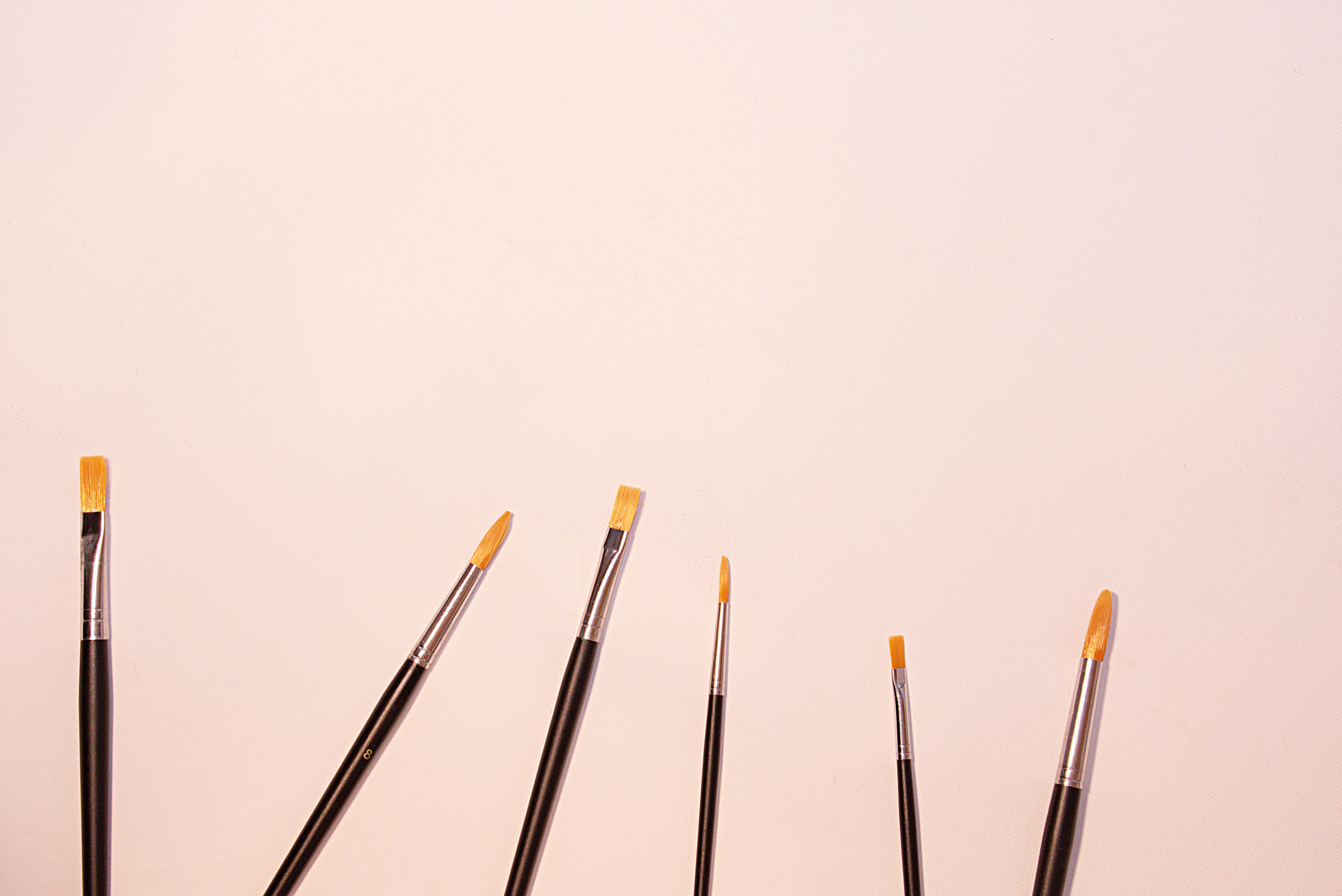 Sechs Schwarze Pinsel · Kostenloses Stock-Foto