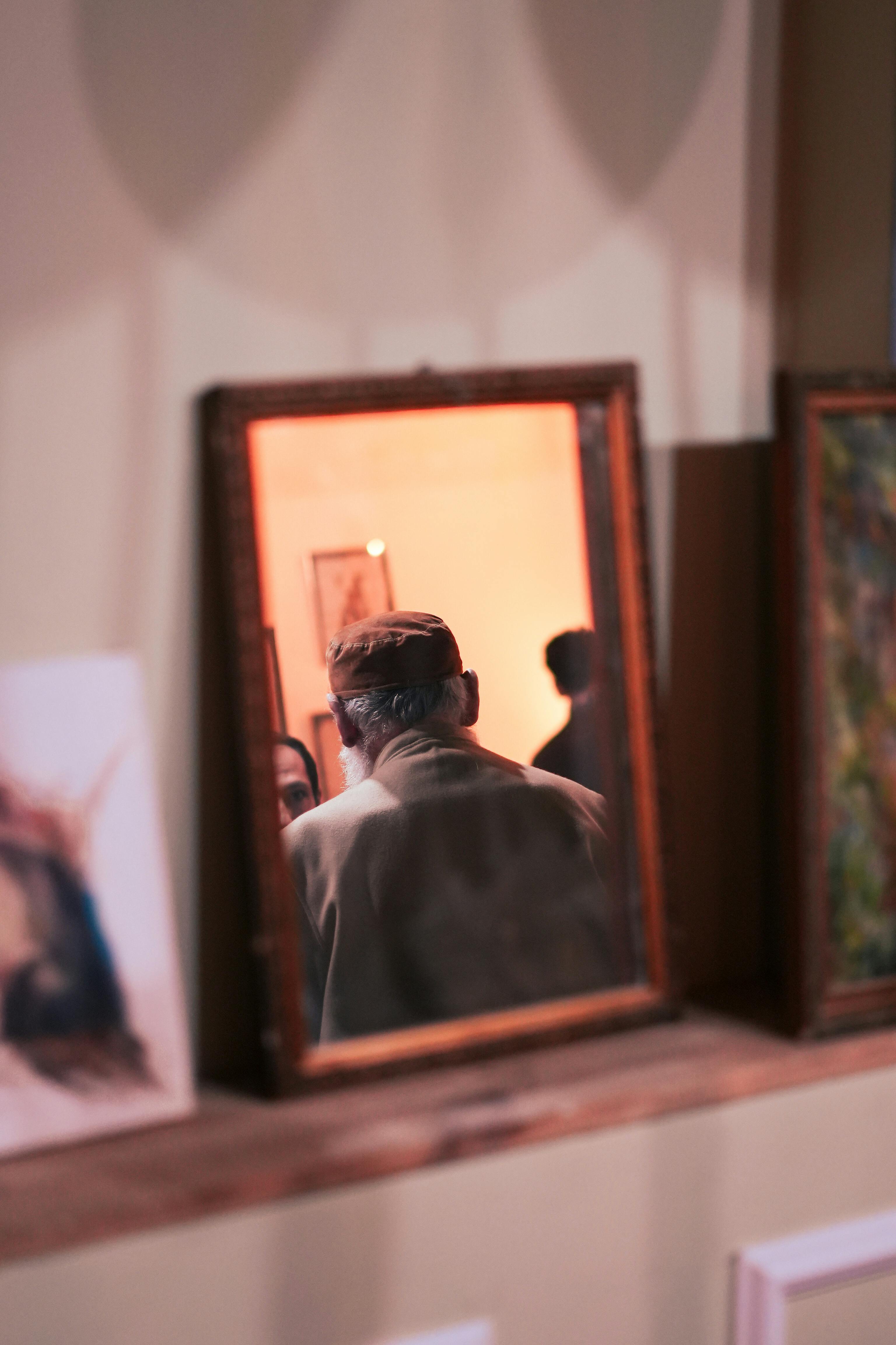 Man behind Glass · Free Stock Photo