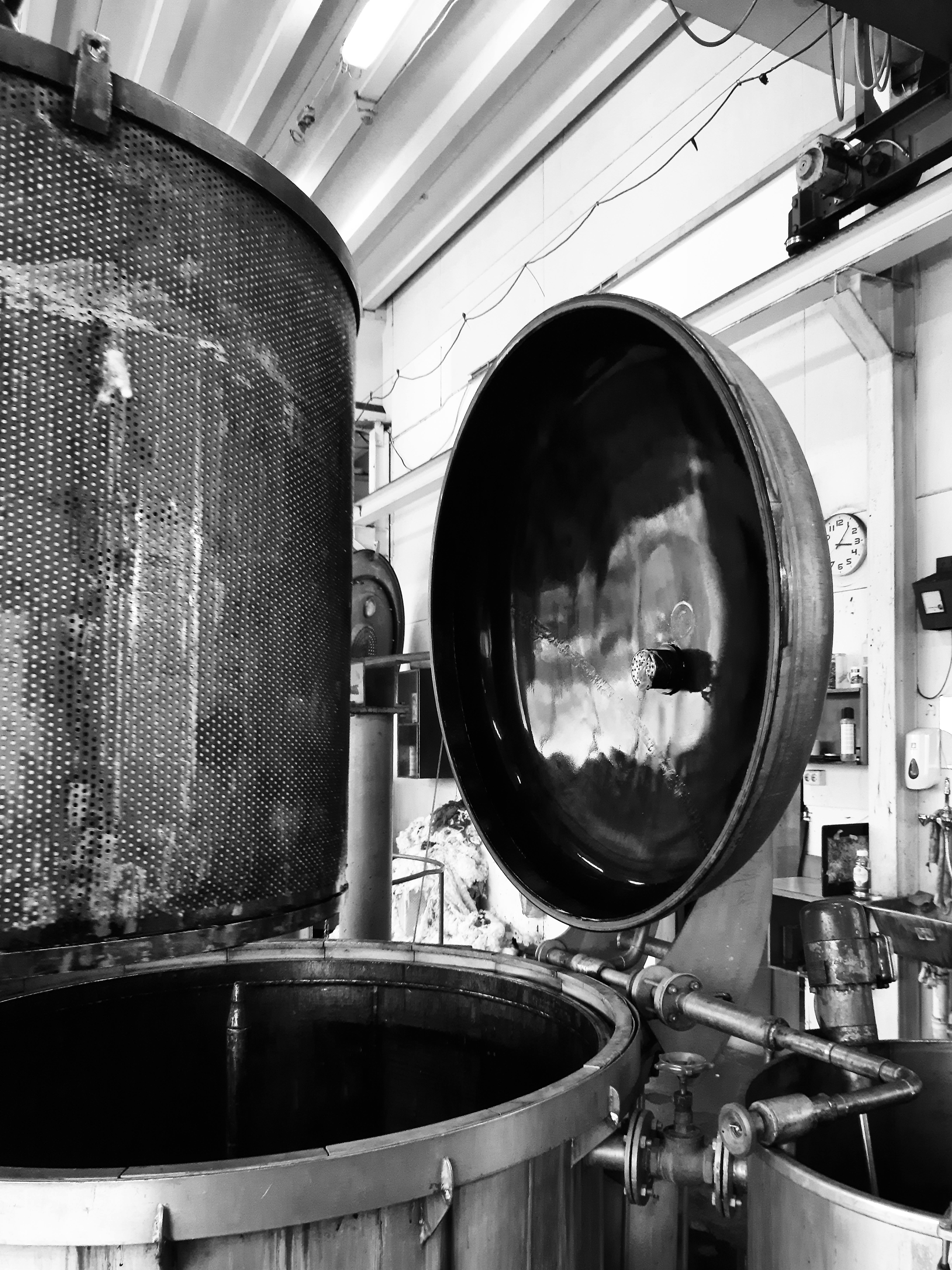 Close-up of Rusty Metal Machinery · Free Stock Photo