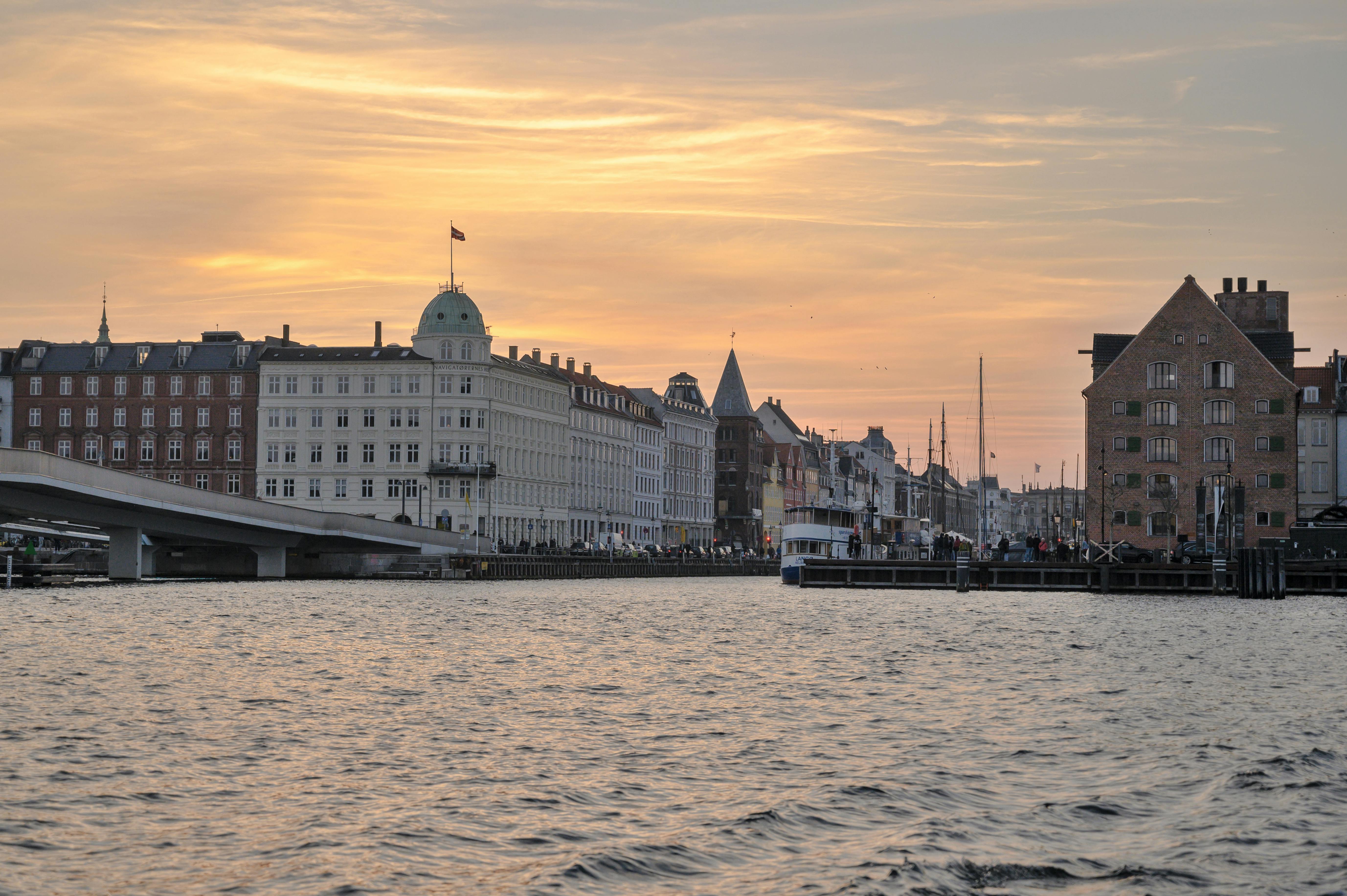City Buildings During Sunset · Free Stock Photo