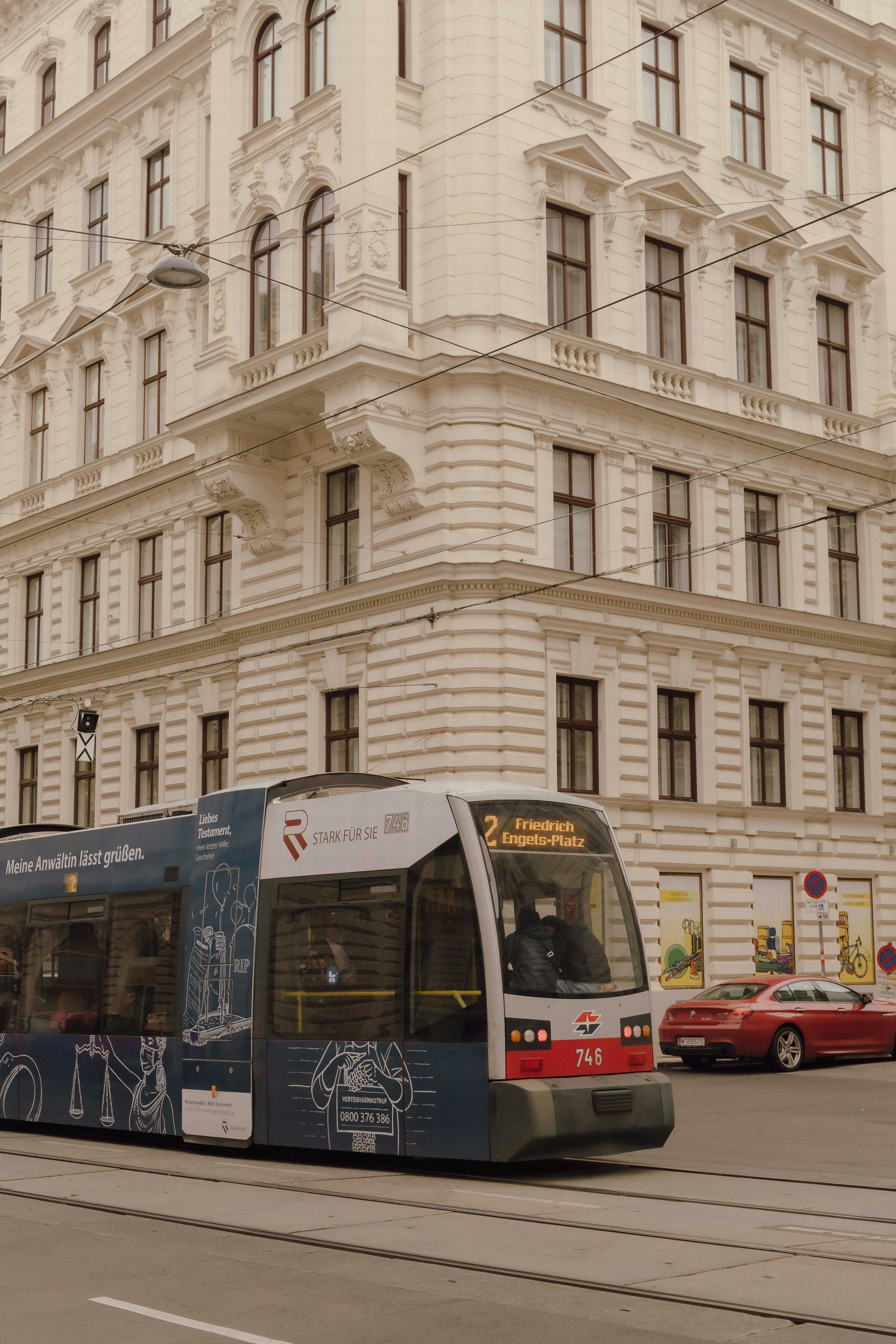 Cable Car in City · Free Stock Photo