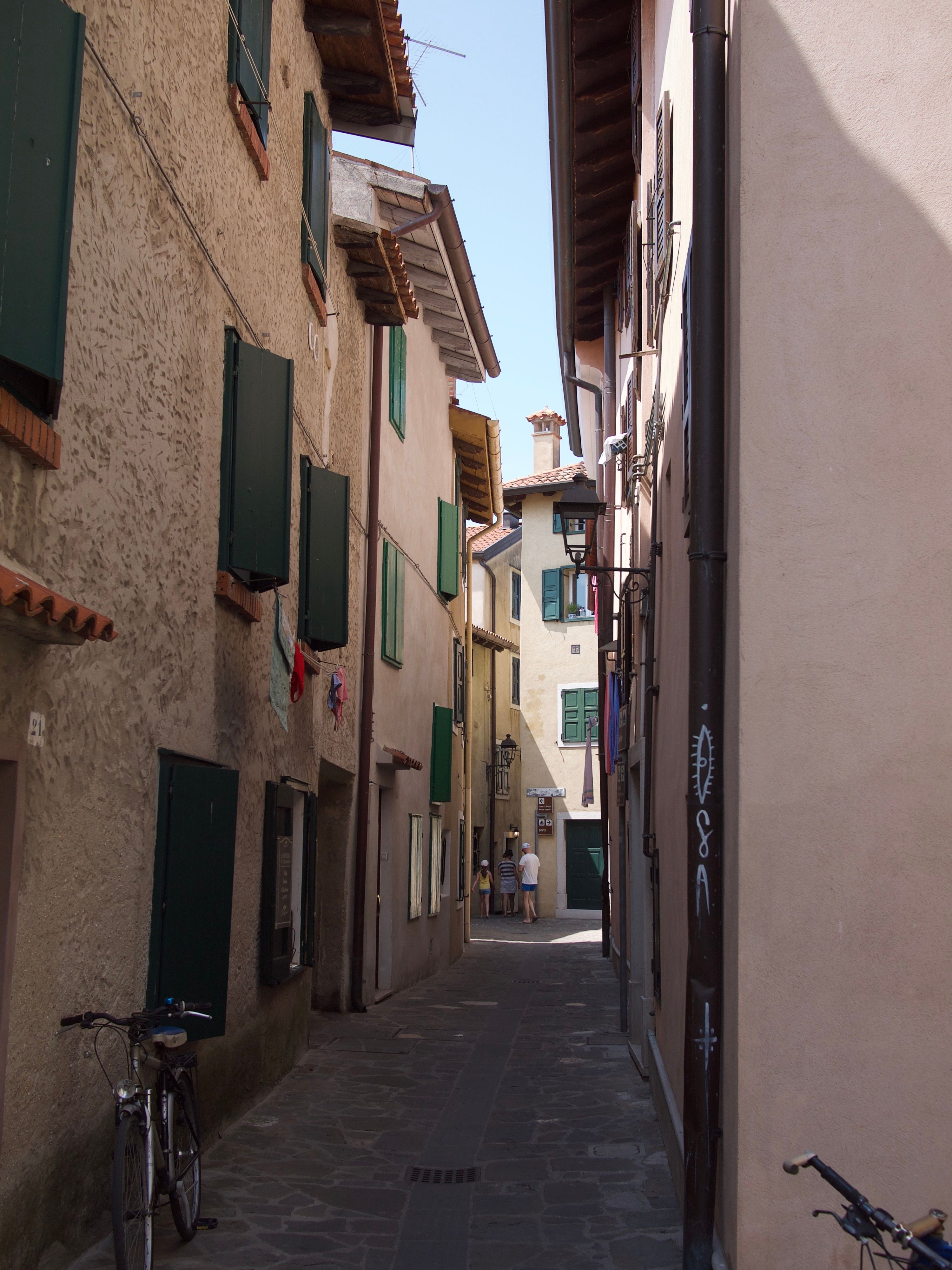 Bubblegum Alley Photos, Download The BEST Free Bubblegum Alley Stock ...