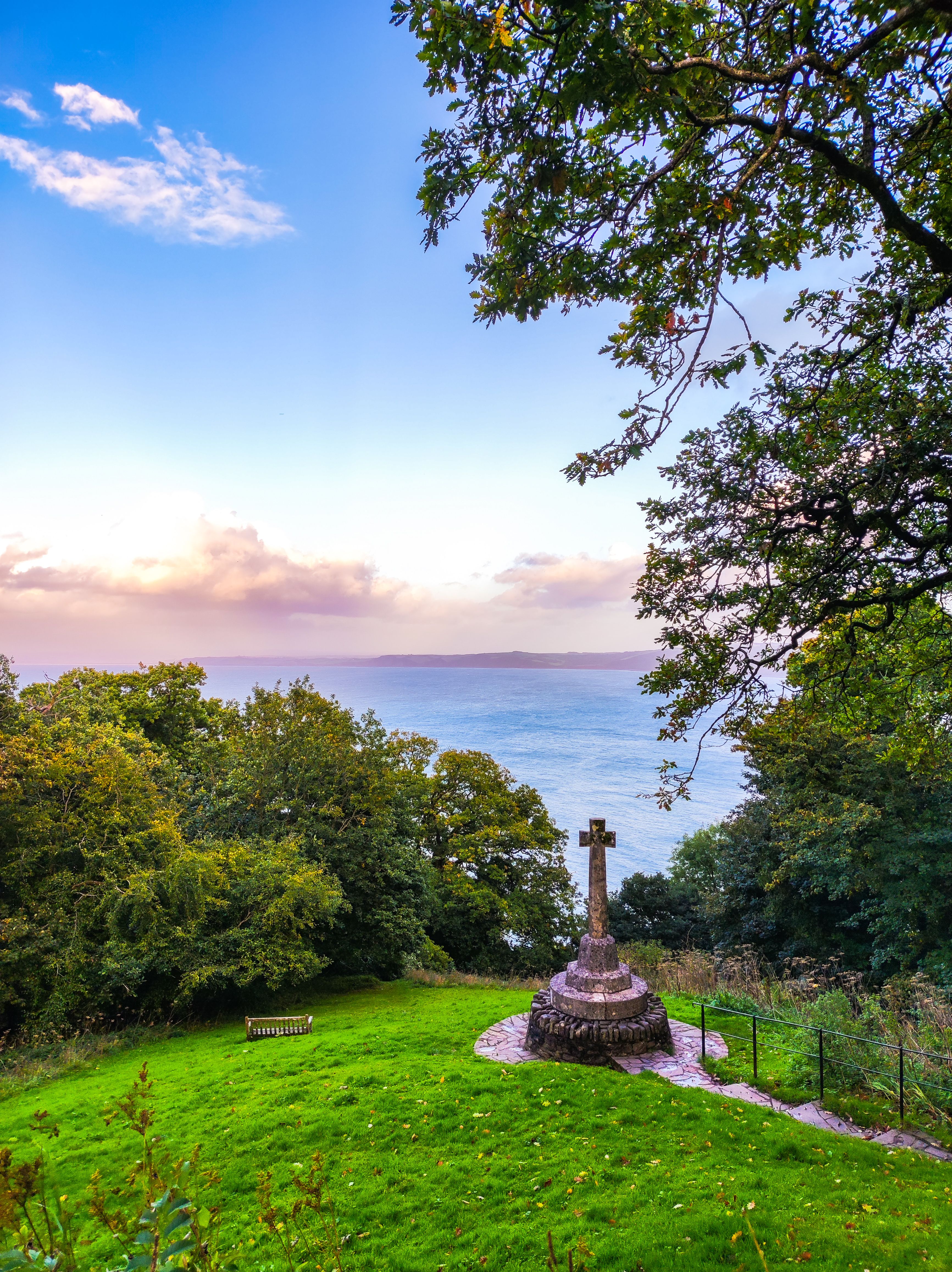 A Monument near the Trees · Free Stock Photo