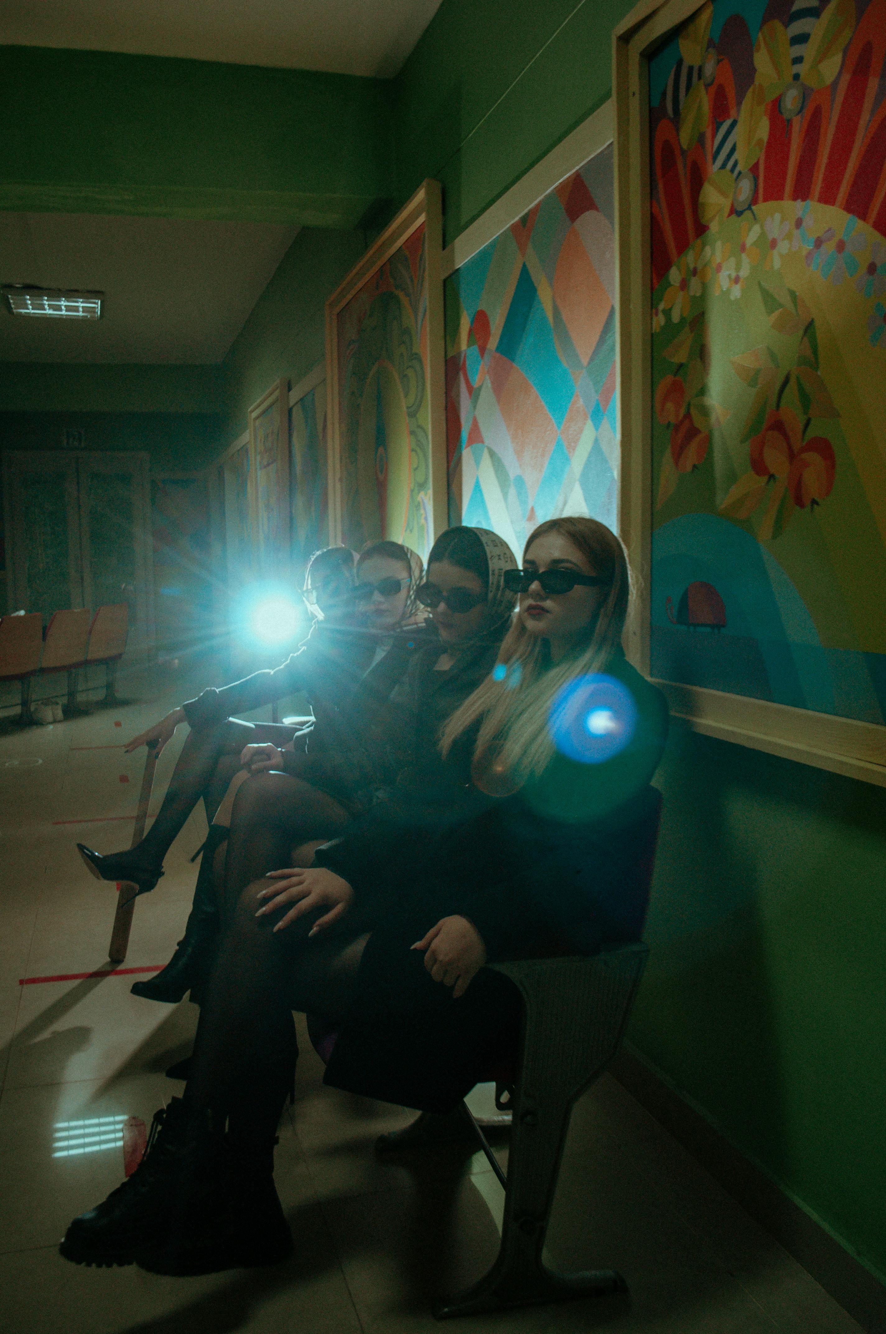 90s mafia wives · Free Stock Photo