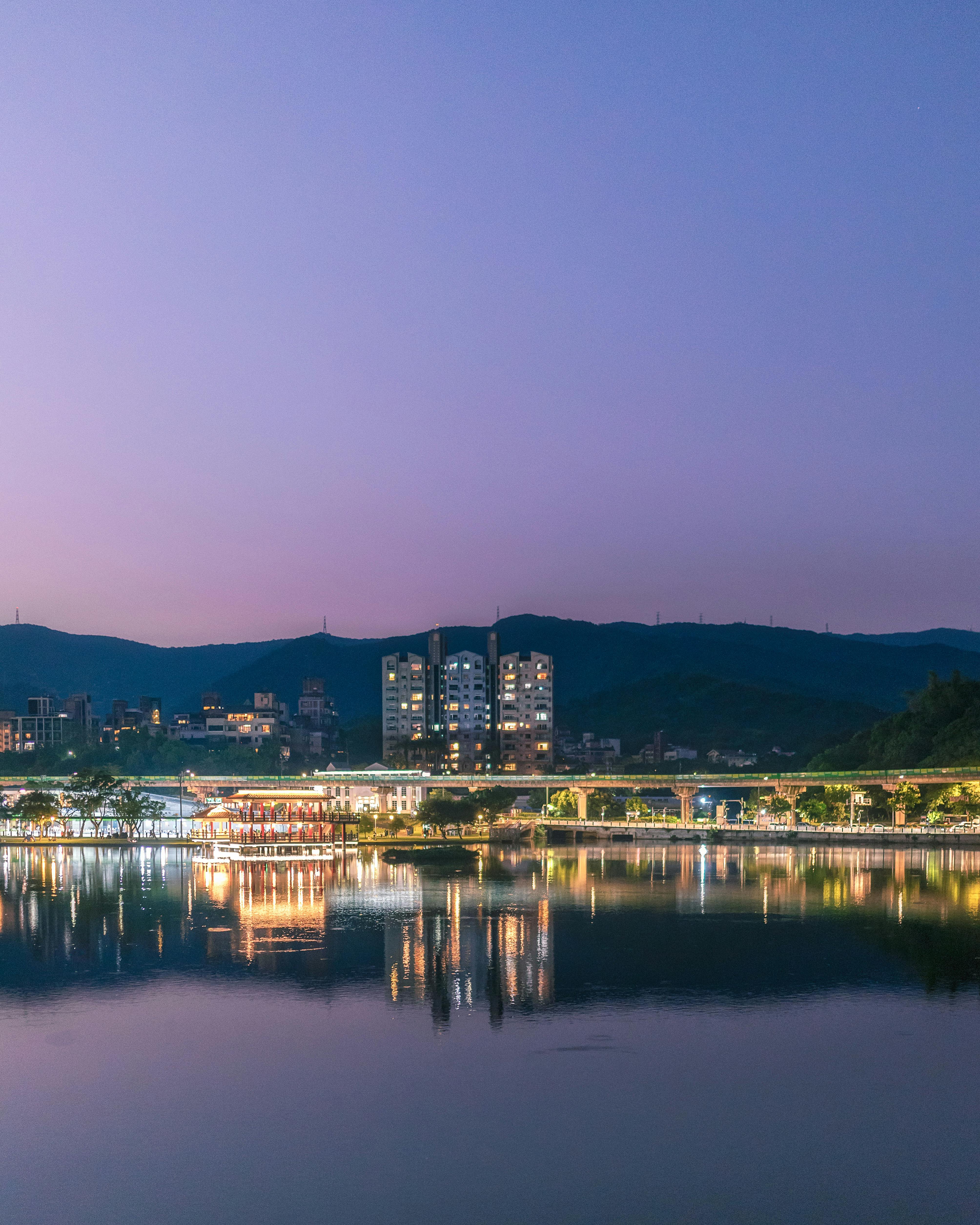 Lights of pier II · Free Stock Photo