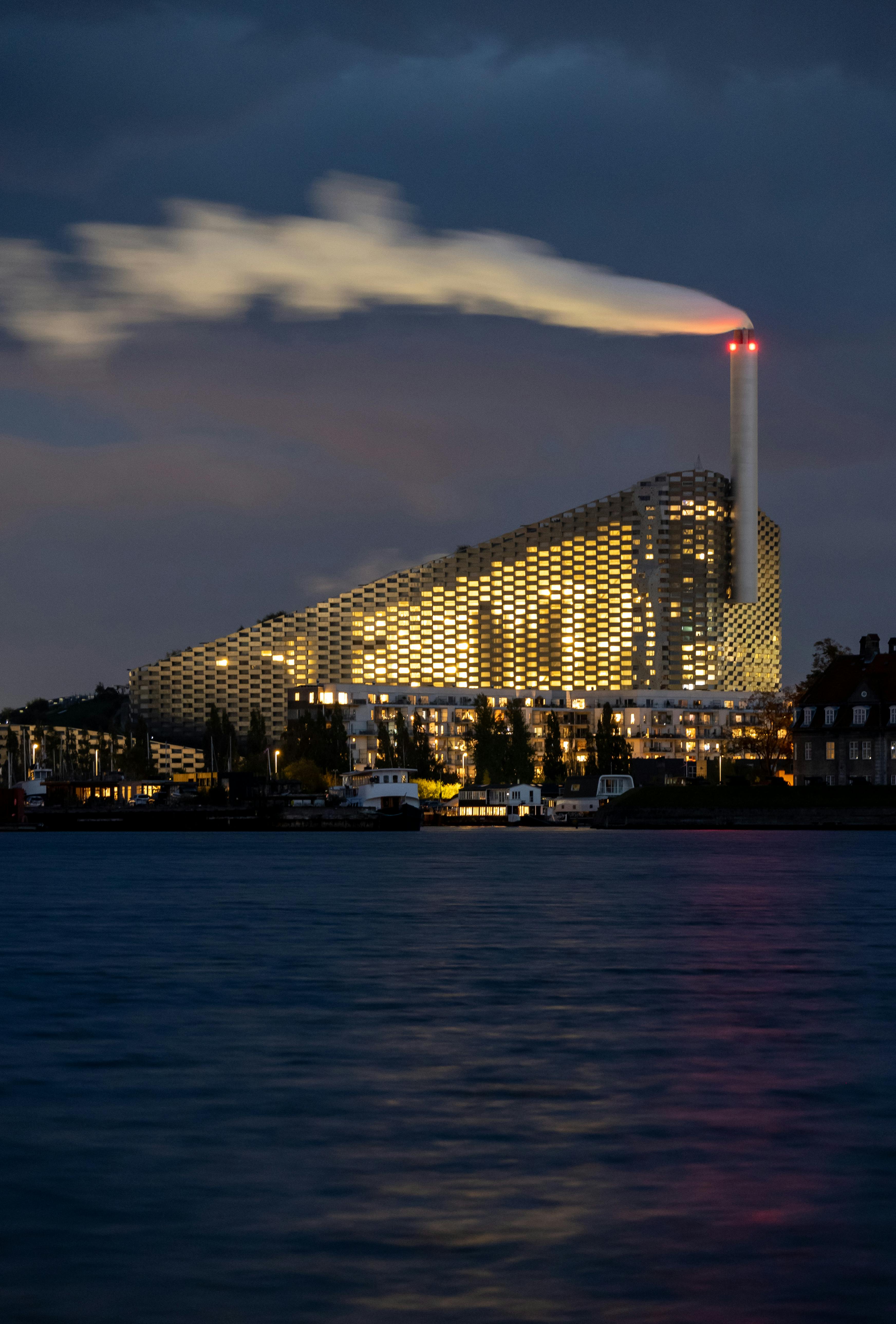 Power Plant near Lake, Amager Bakke, Copenhagen, Denmark · Free Stock Photo
