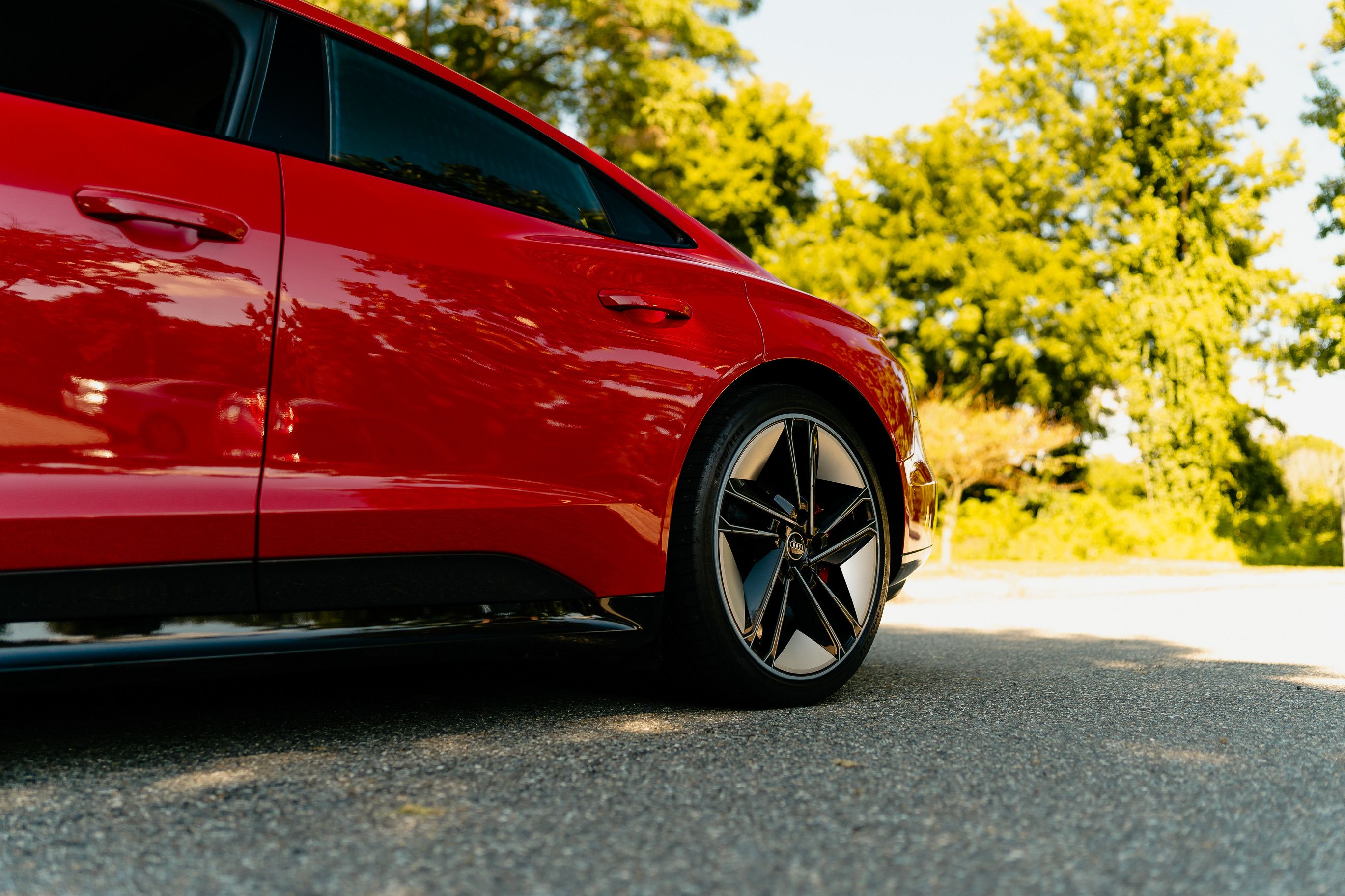 Motor Vehicles on the Road · Free Stock Photo